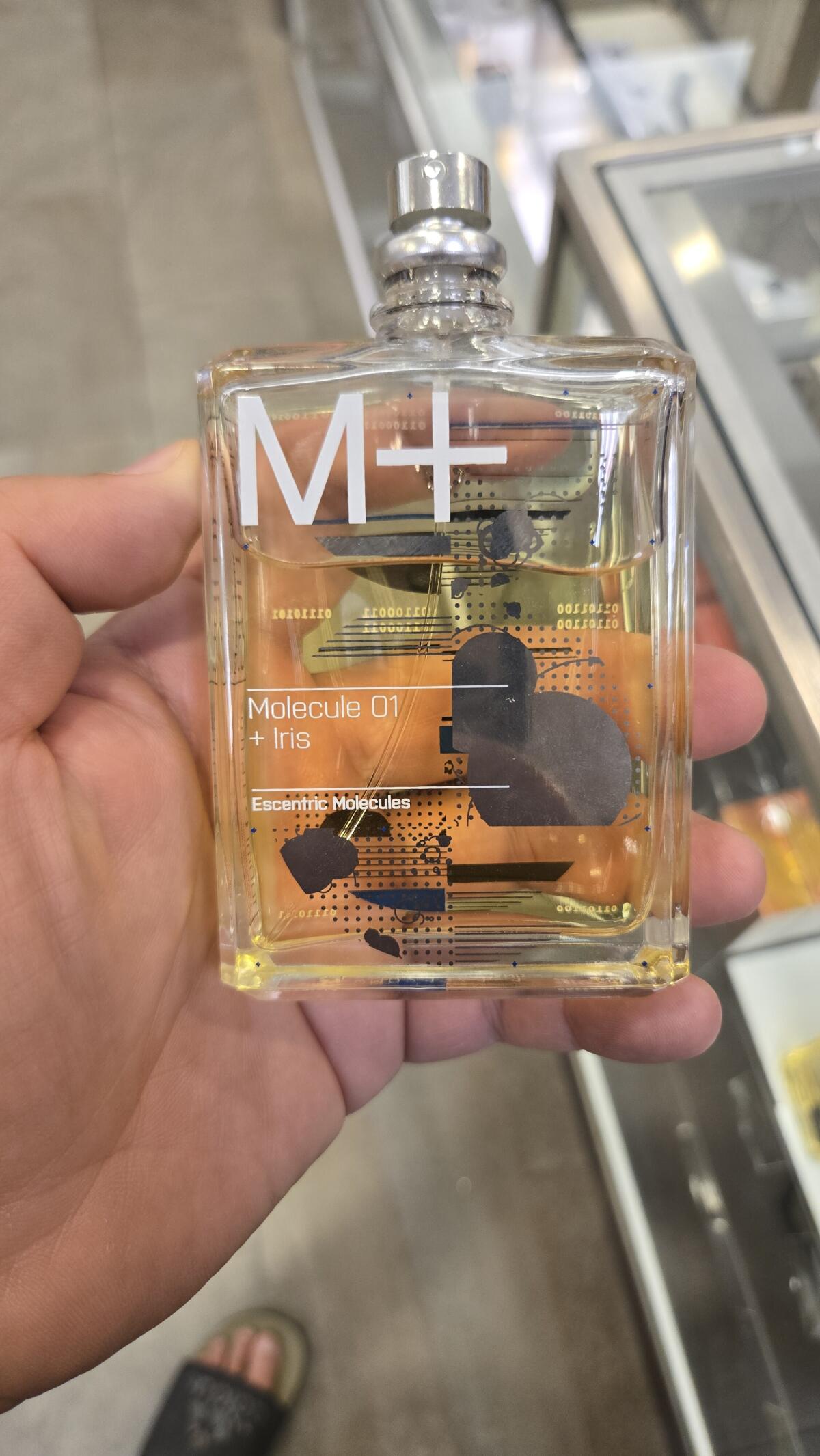 Molecule 01 + Iris Escentric Molecules perfume - a fragrance for women ...