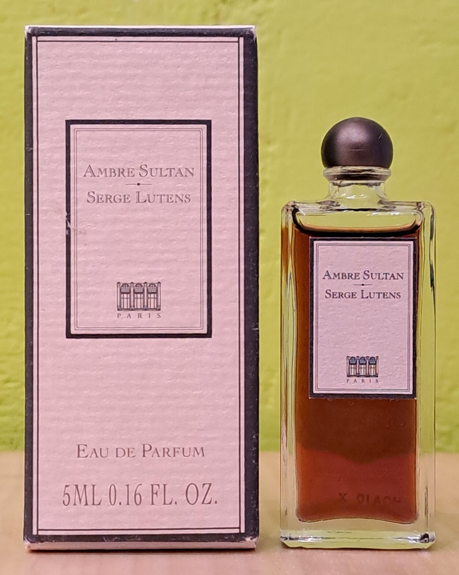 Ambre Sultan Serge Lutens perfume - a fragrance for women and men 1993