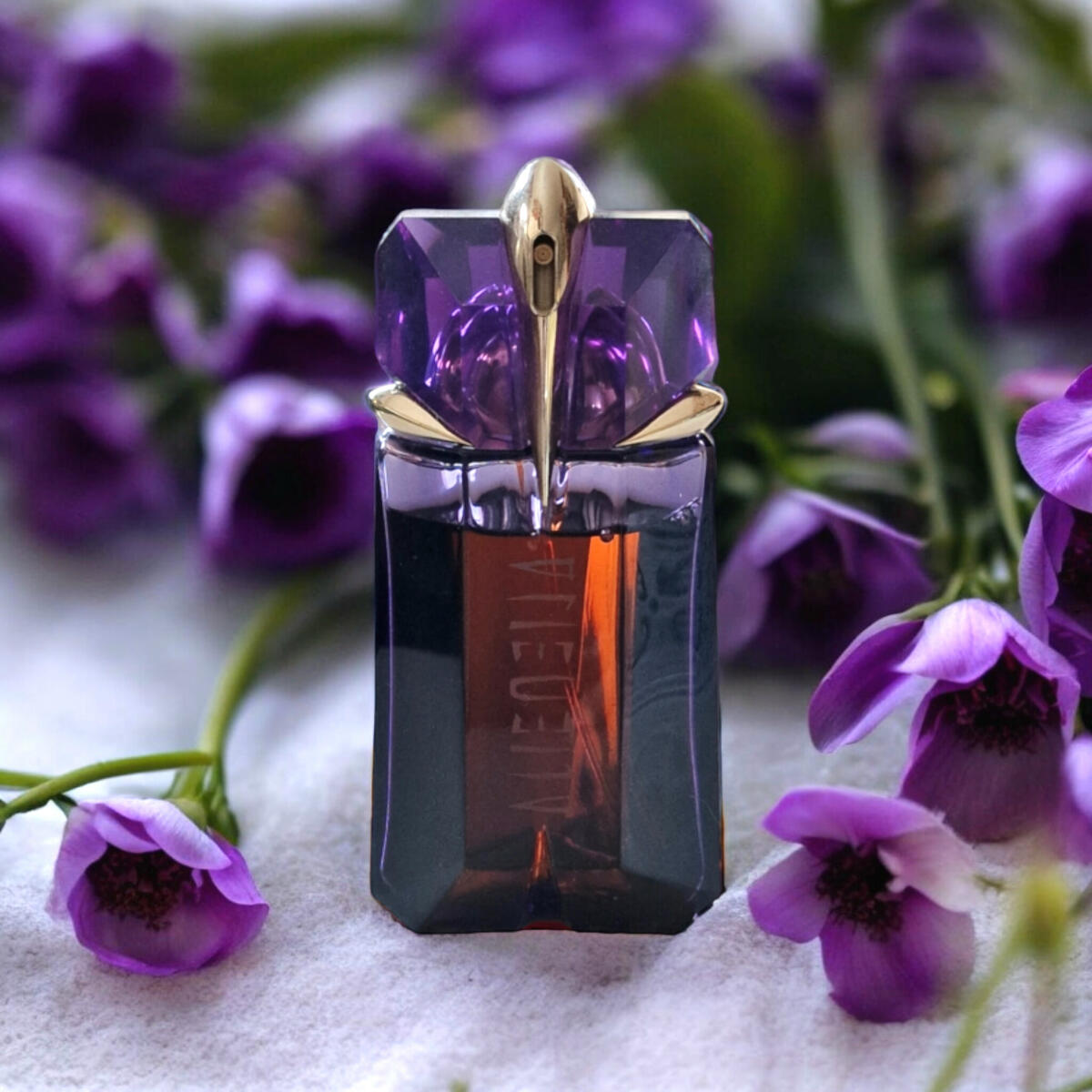 Alien Mugler perfume - a fragrance for women 2005