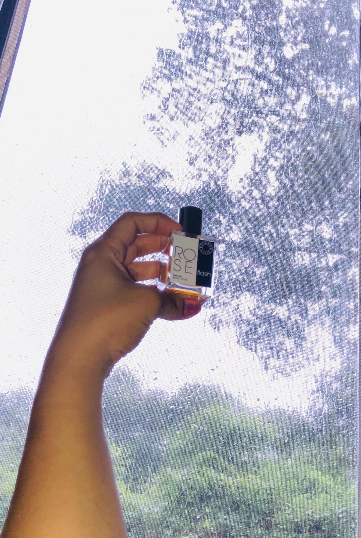 Rose Flash Tauerville fragancia - una fragancia para Hombres y Mujeres 2014