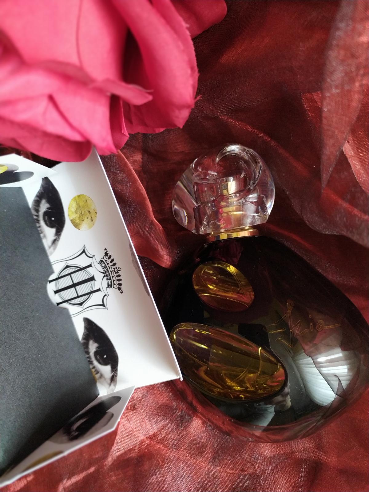 Izia La Nuit Sisley perfume - a fragrance for women 2021