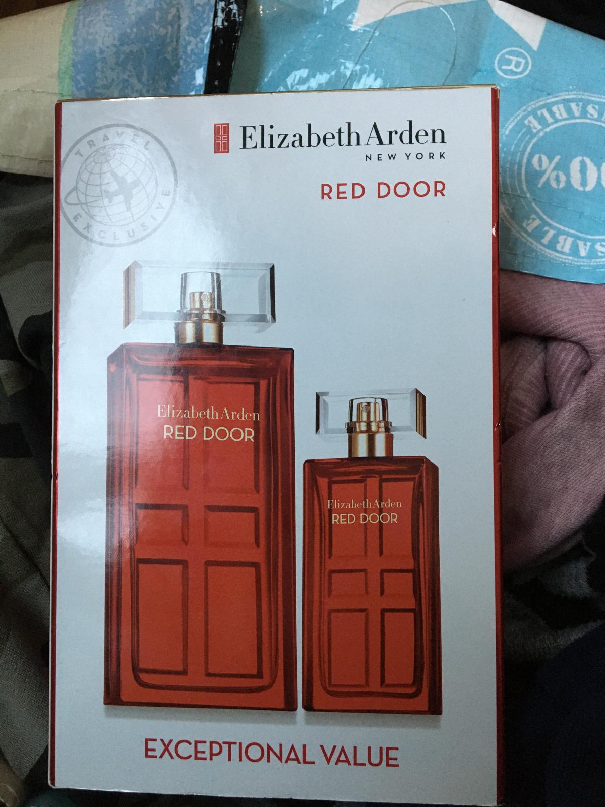 Red Door Elizabeth Arden perfume - a fragrance for women 1989