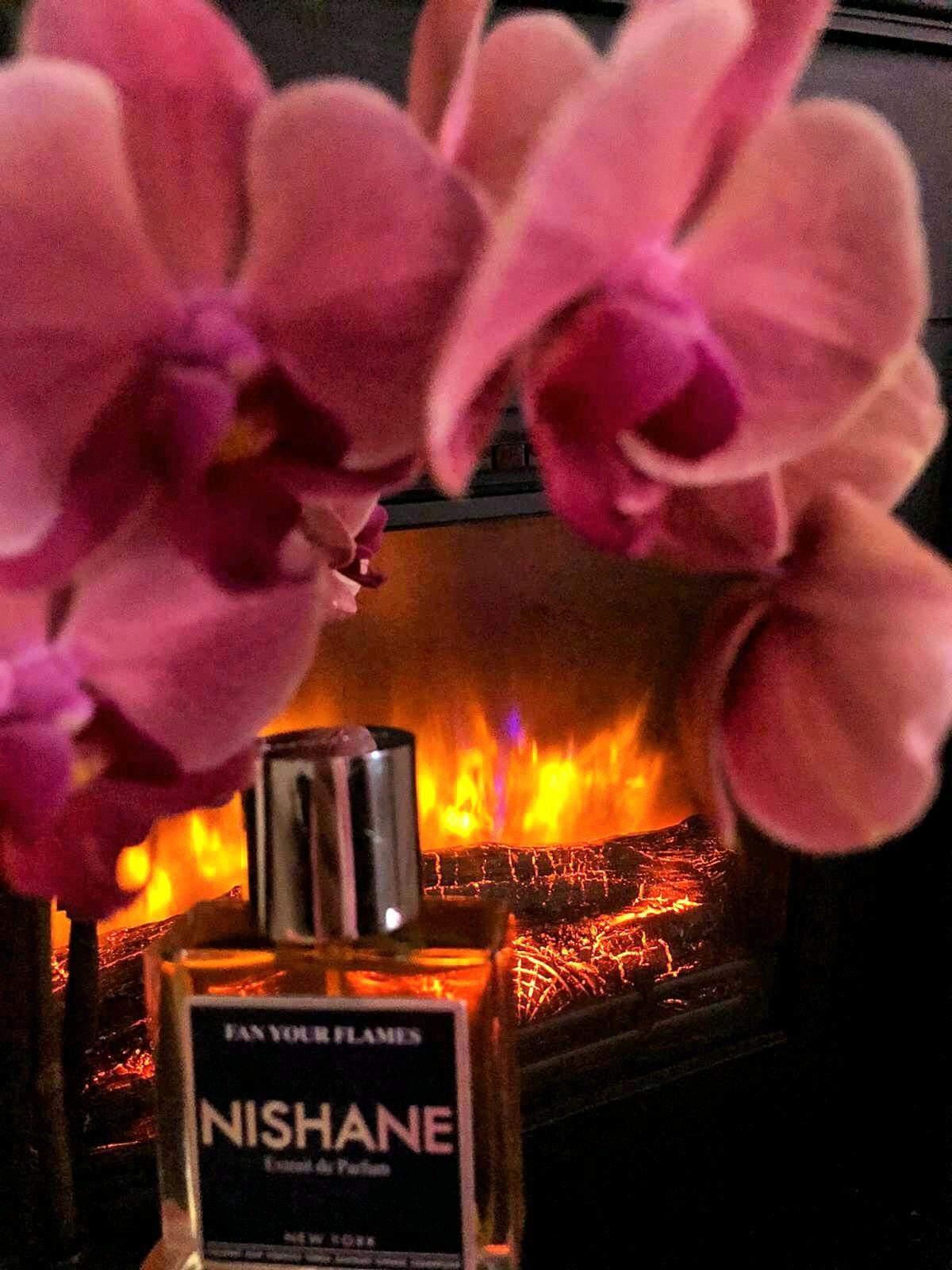 Fan Your Flames Nishane perfume - a fragrance for women and men 2016