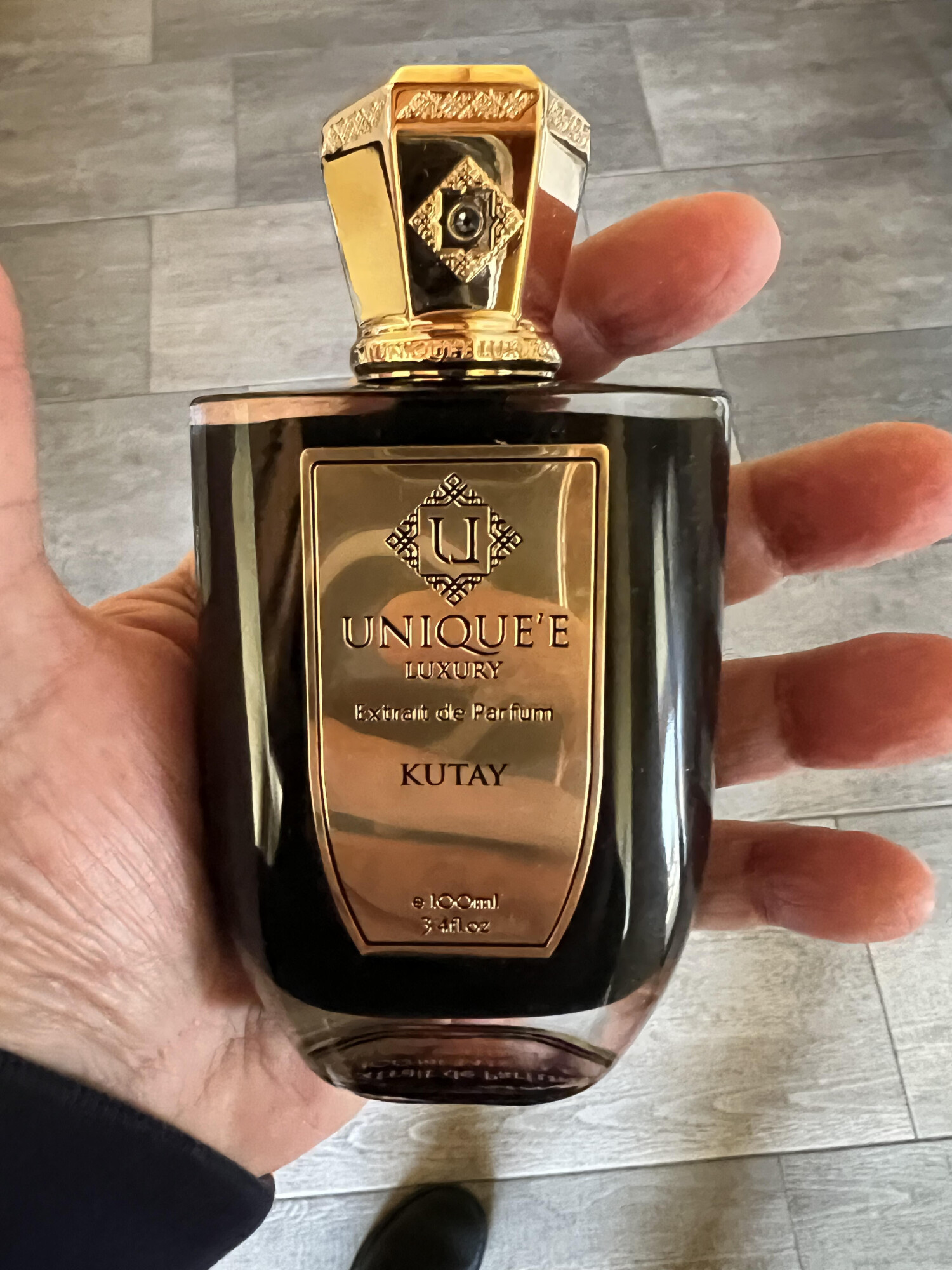 Kutay Unique'e Luxury בושם - הינו ניחוח 2019 לנשים וגברים