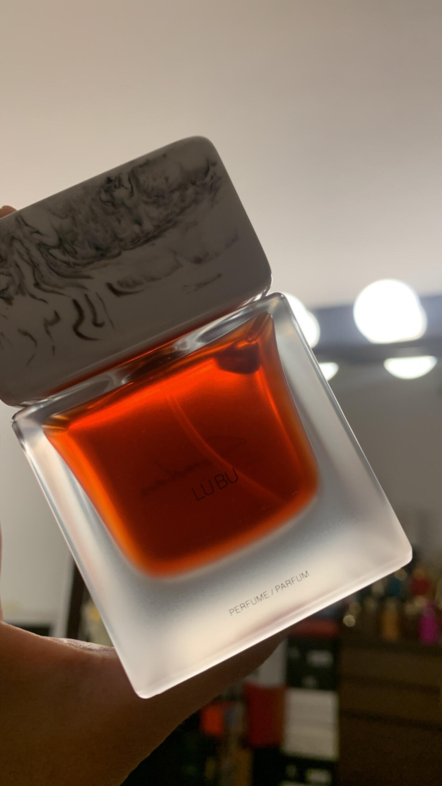 Lü Bu Sora Dora perfume - a new fragrance for women and men 2025