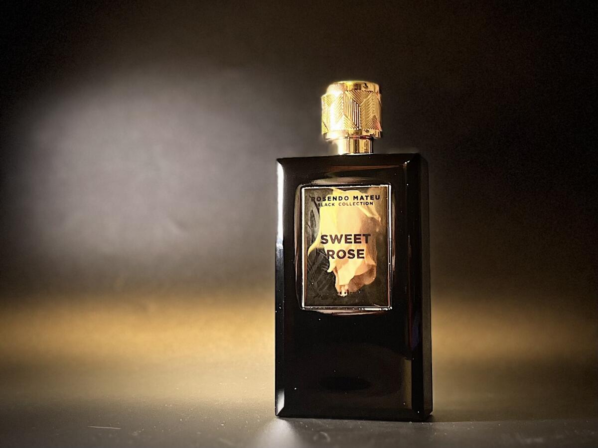 Sweet Rose Rosendo Mateu Olfactive Expressions perfume - a fragrance ...