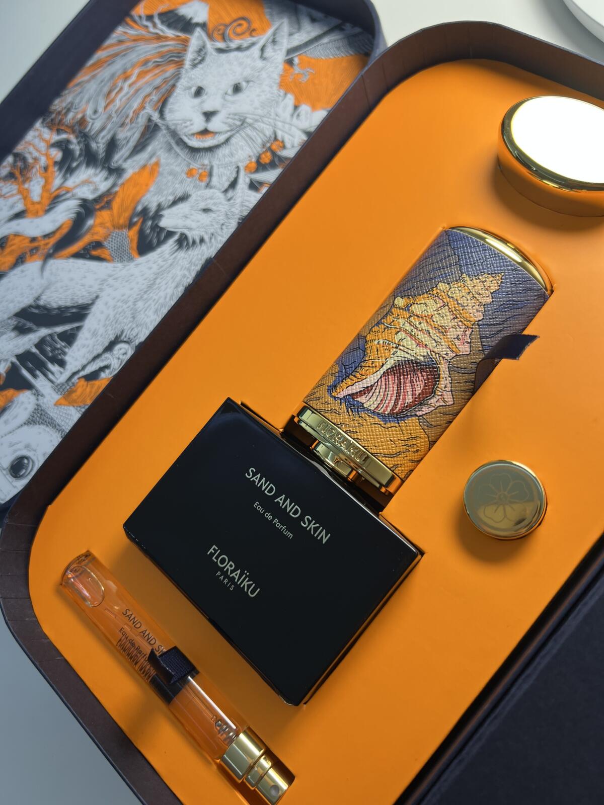 Sand and Skin Floraïku - una fragranza unisex 2023