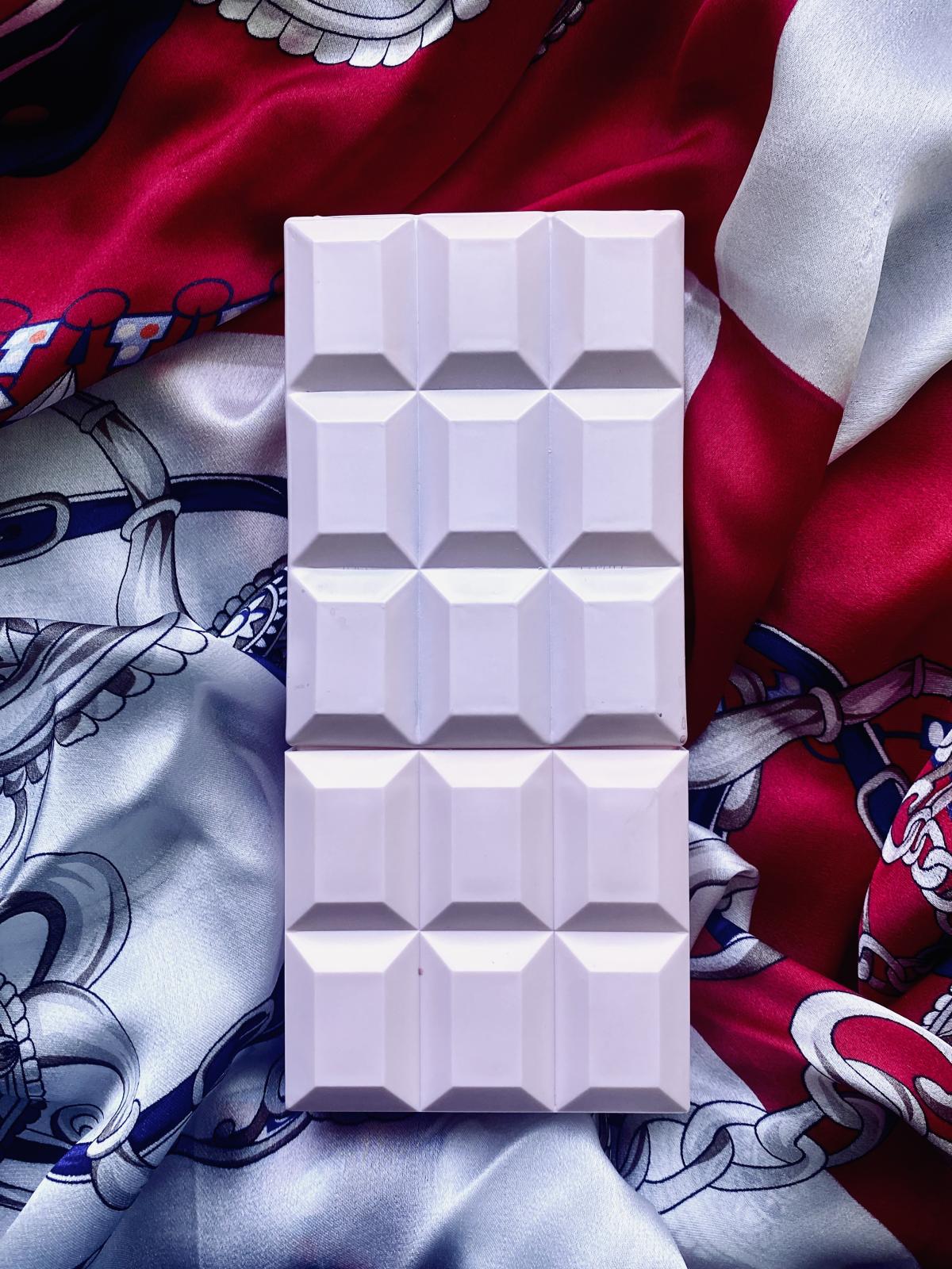 Sweet Tooth Sabrina Carpenter perfume - a new fragrance for women 2022