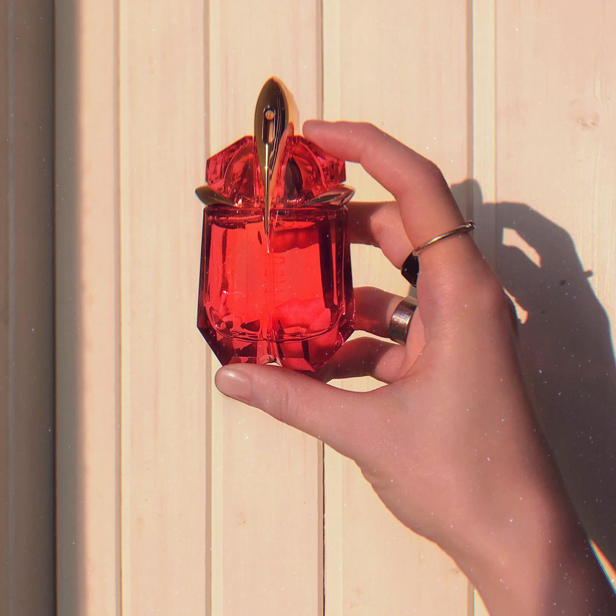 Alien Fusion Mugler perfume - a new fragrance for women 2019