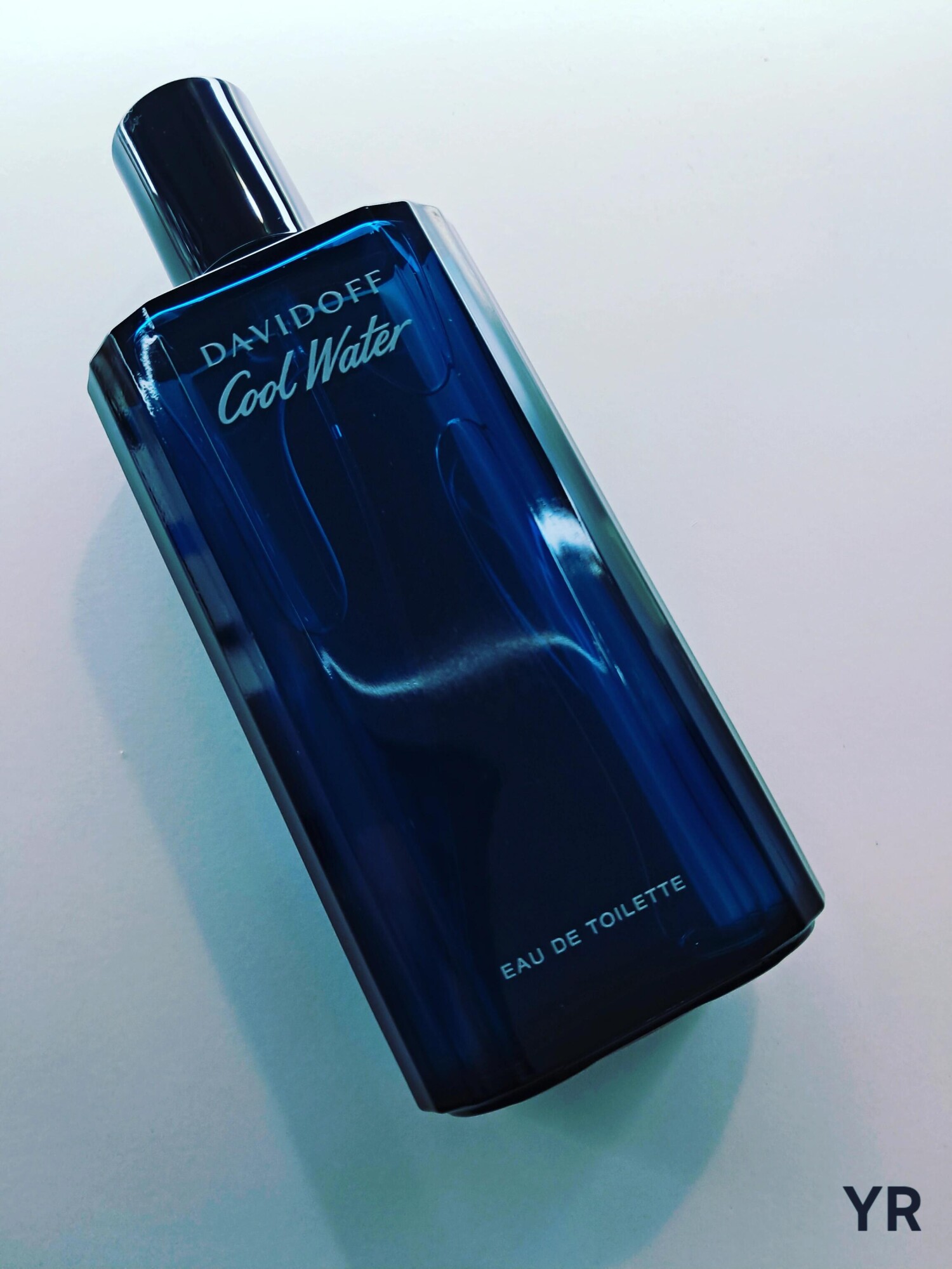 Cool Water Davidoff cologne - a fragrance for men 1988