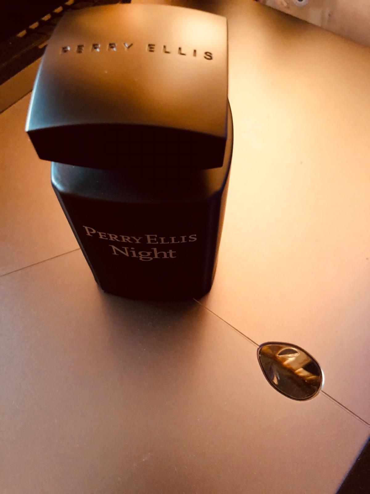 Night Perry Ellis Colonia - una fragancia para Hombres 2010