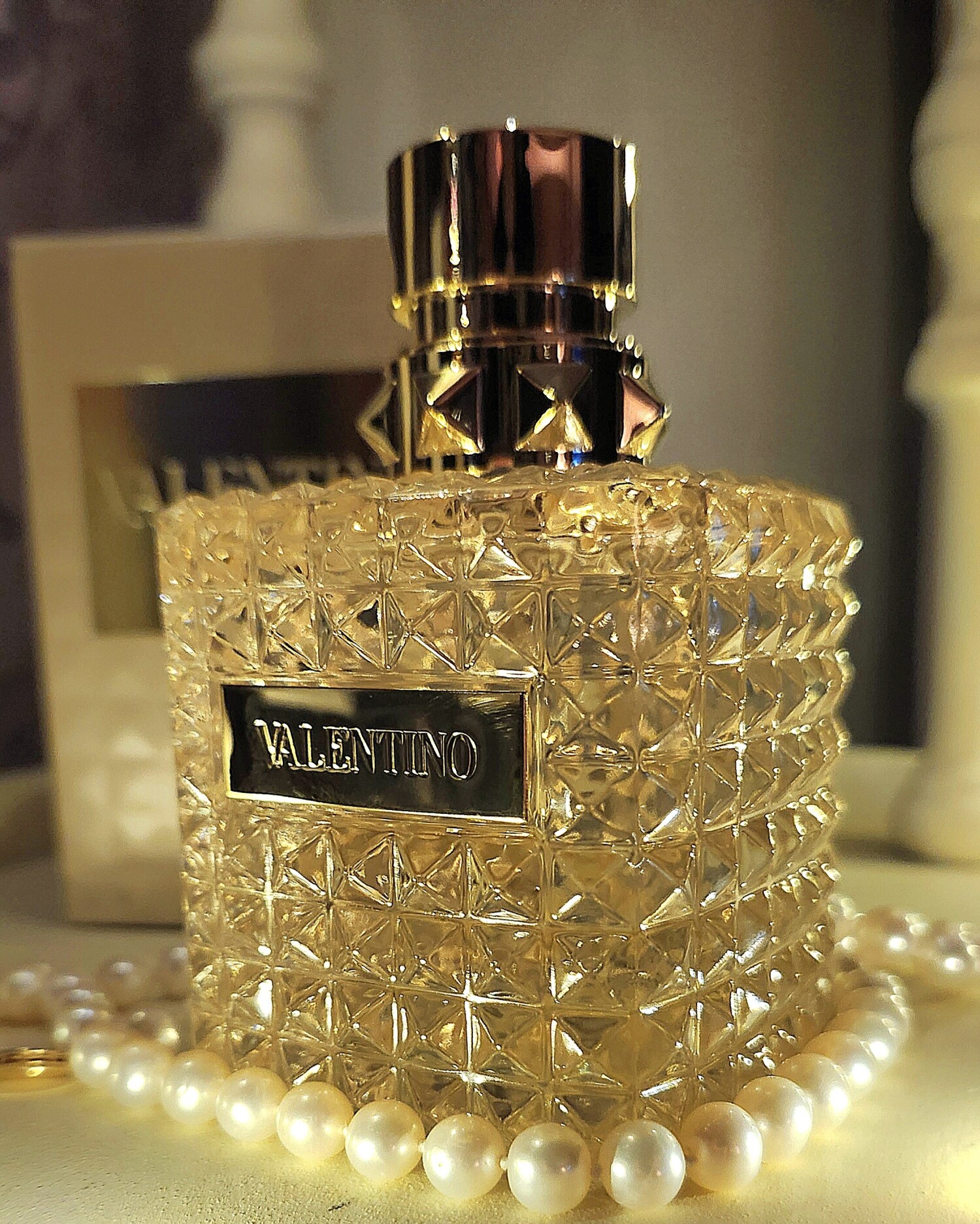 Born in Roma the Gold Donna Valentino perfume - a new fragrance for ...