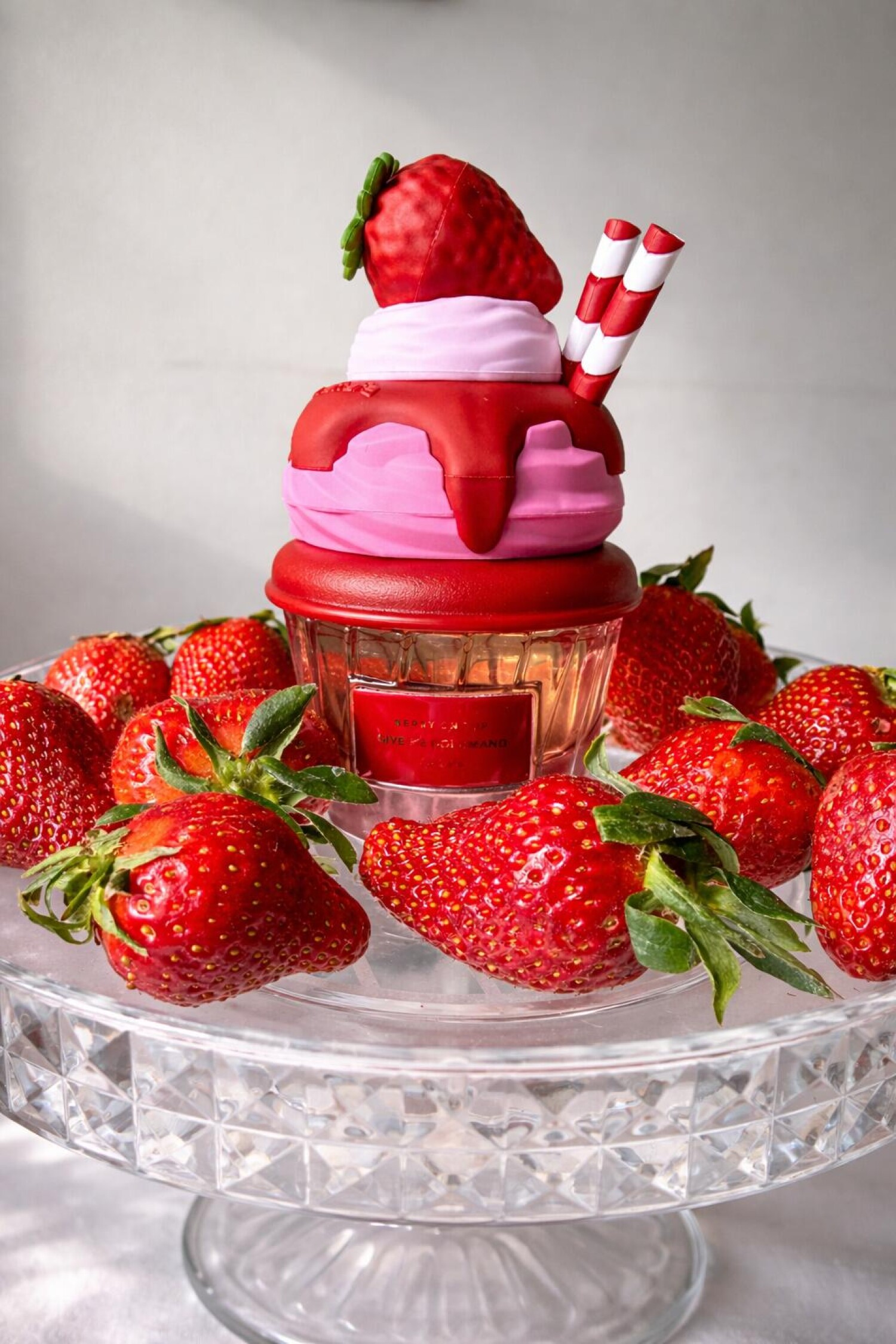 Berry On Top Lattafa Perfumes perfume - a novo fragrância Feminino 2025
