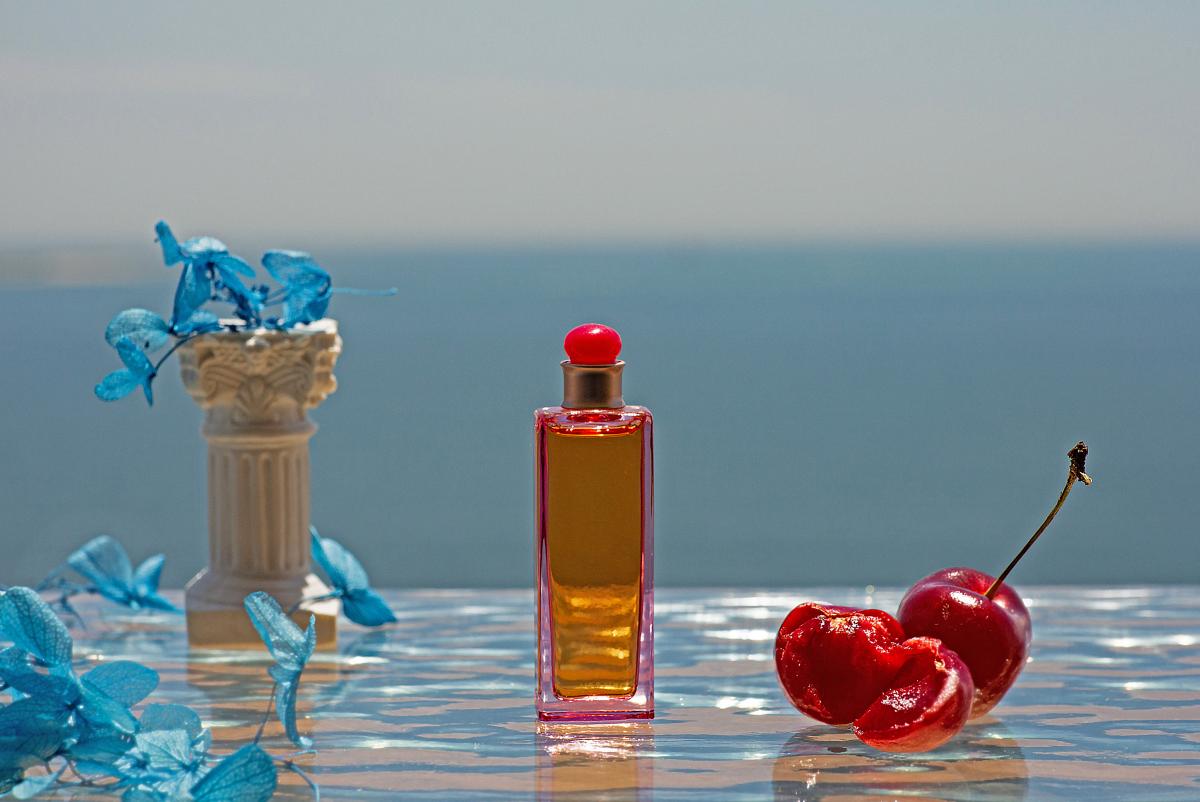 Gloria Cacharel perfume - a fragrância Feminino 2002