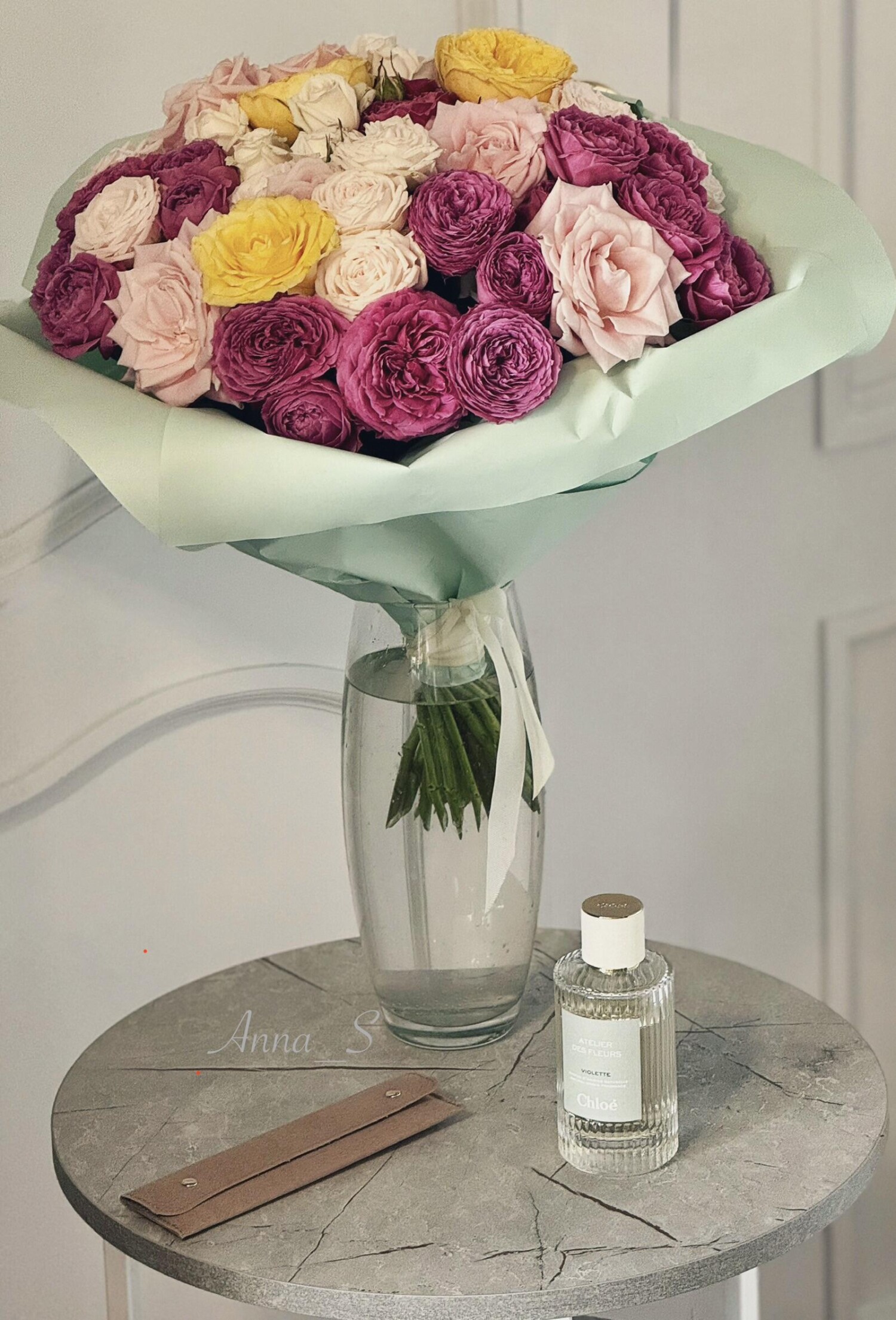 Violette Chloé perfume - a fragrance for women and men 2022