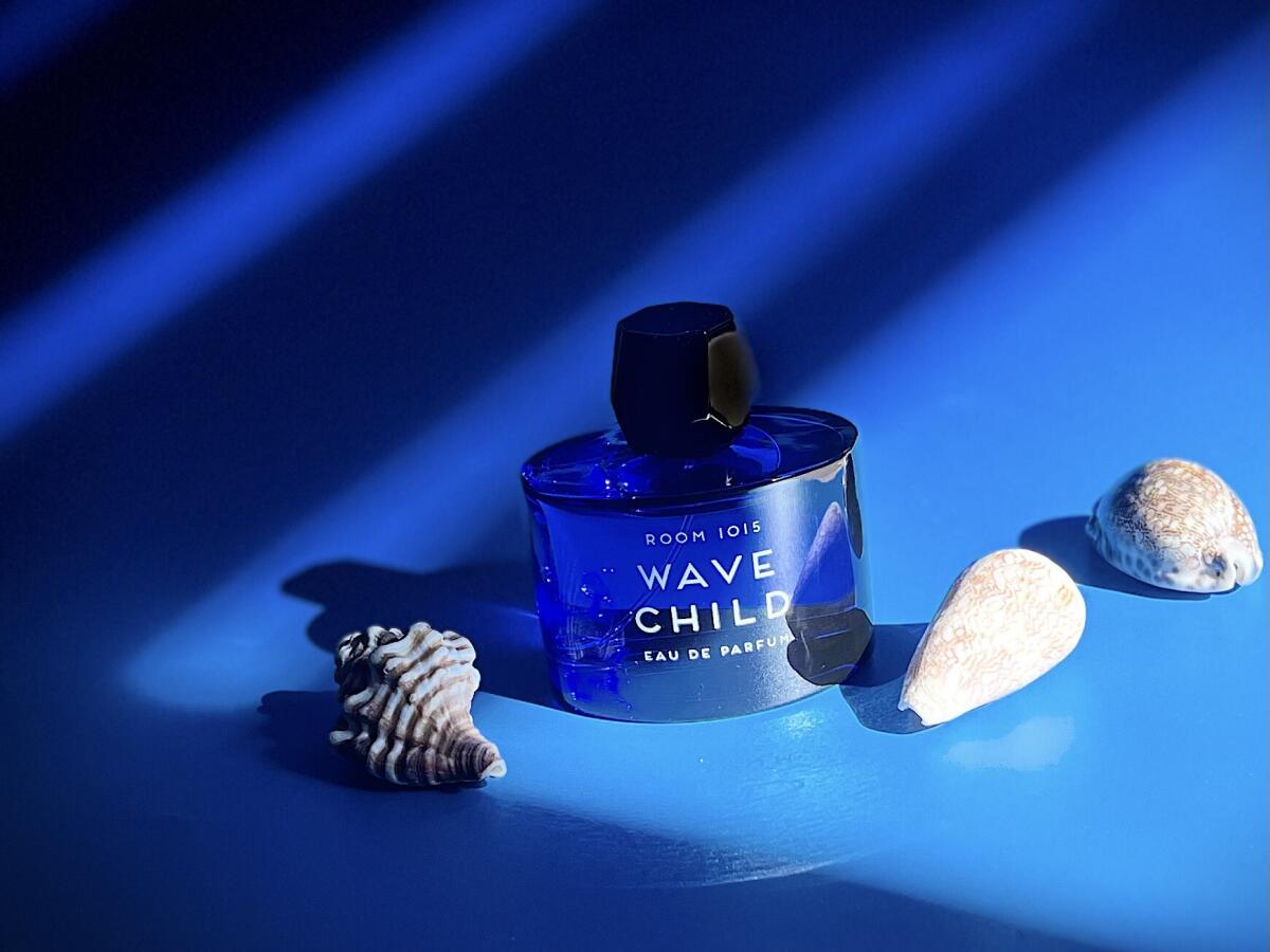 Wavechild Room 1015 fragancia - una nuevo fragancia para Hombres y Mujeres 2024