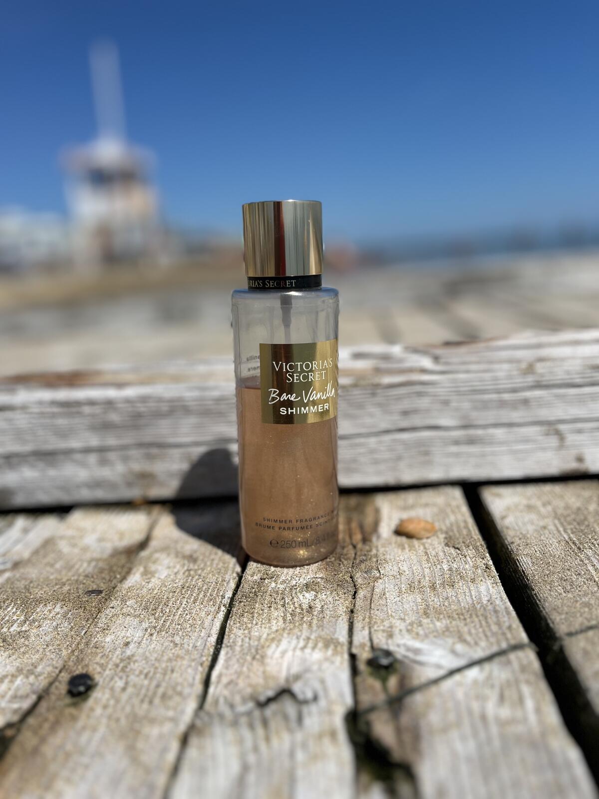 Bare Vanilla Shimmer Victoria's Secret - una fragranza unisex 2018