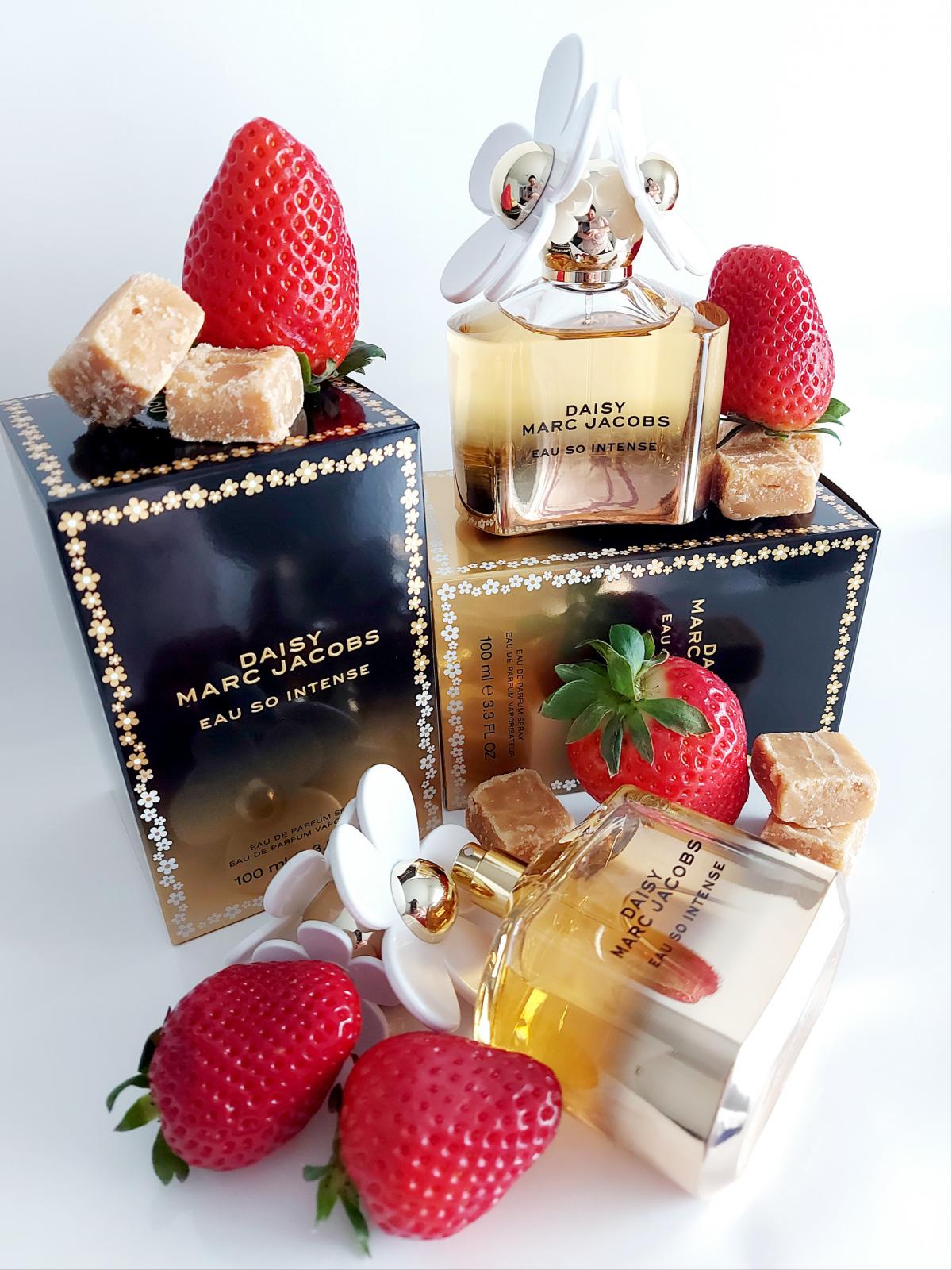 Daisy Eau So Intense Marc Jacobs perfume - a fragrance for women 2021