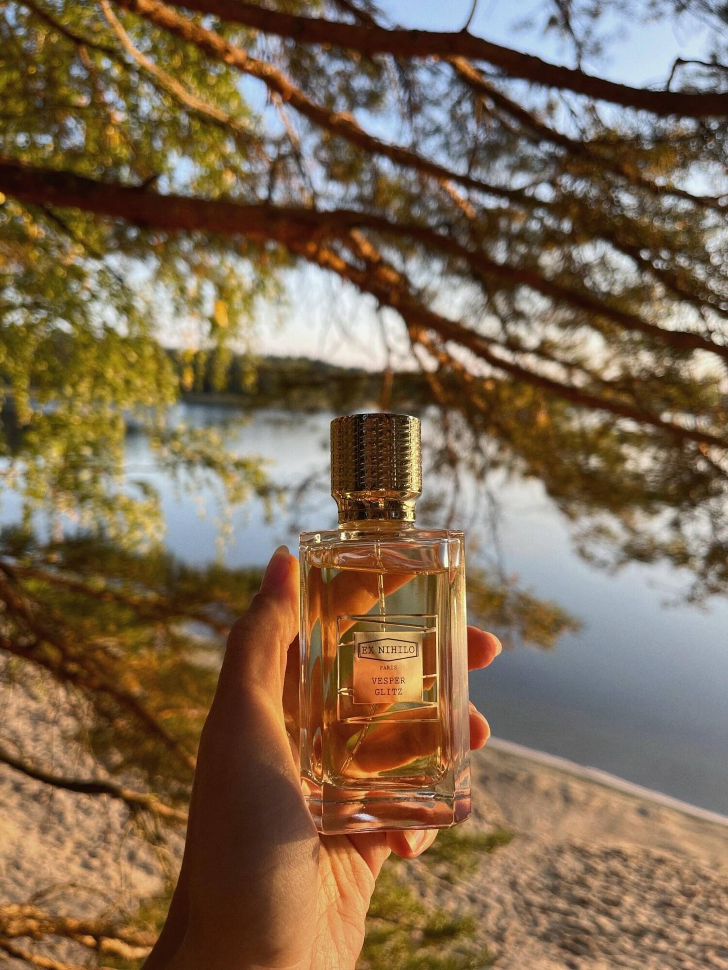 Vesper Glitz Ex Nihilo parfum - un parfum pour homme et femme 2023