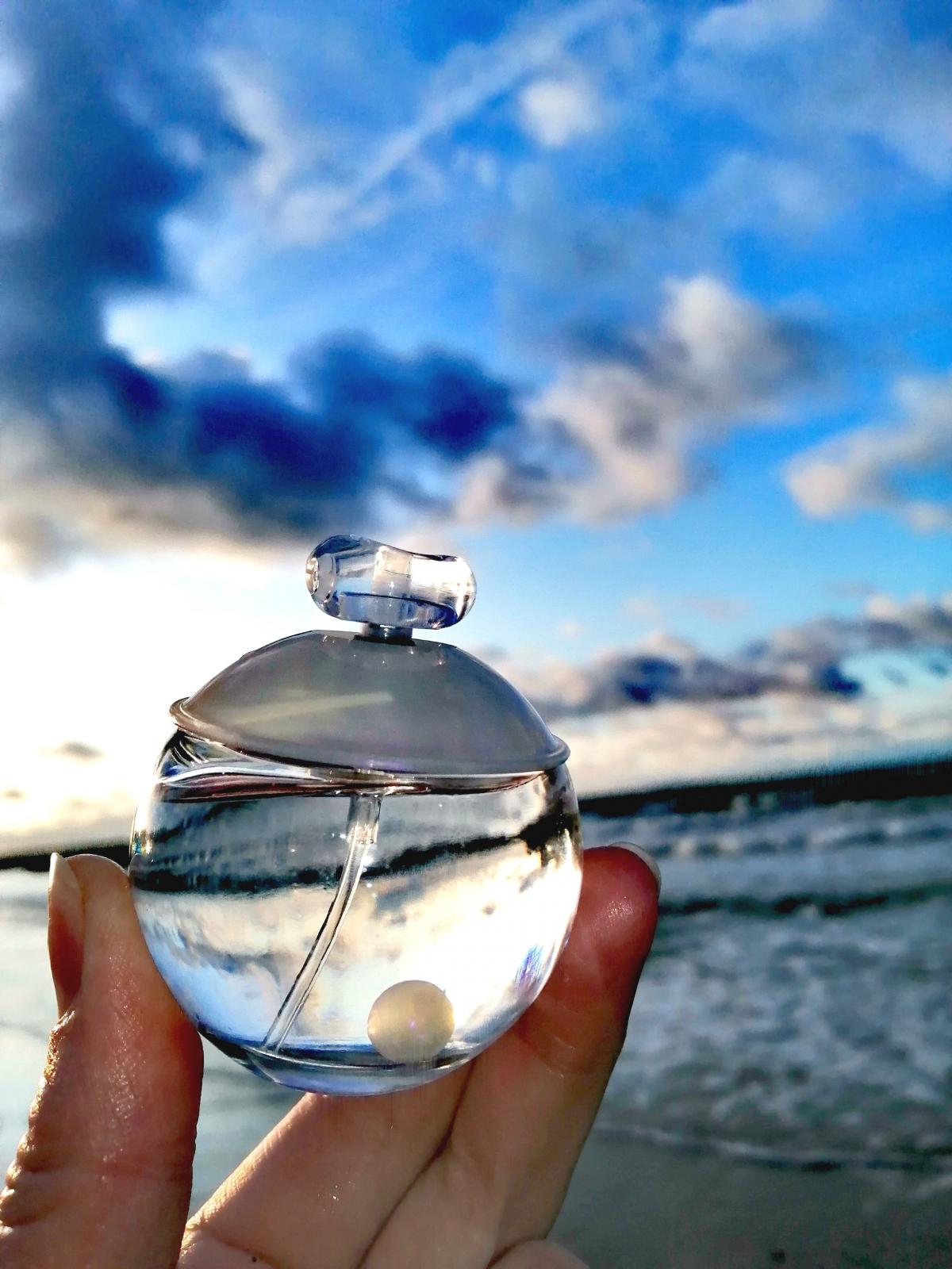 Noa Cacharel perfume - a fragrance for women 1998