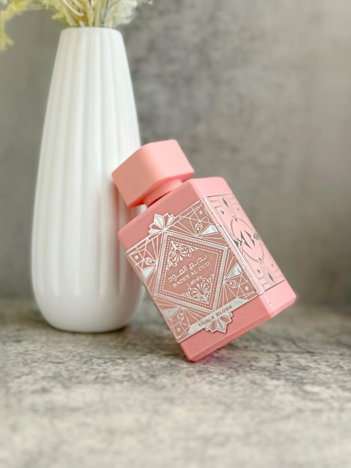 Noble Blush Lattafa Perfumes - una novità fragranza da donna 2024