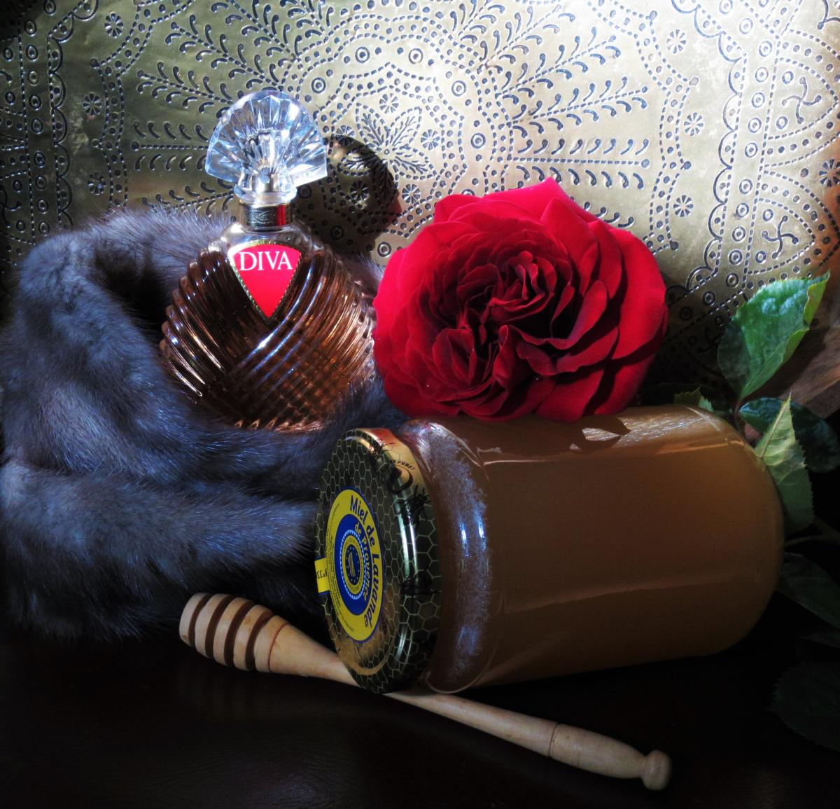 Diva Emanuel Ungaro perfume - a fragrance for women 1983