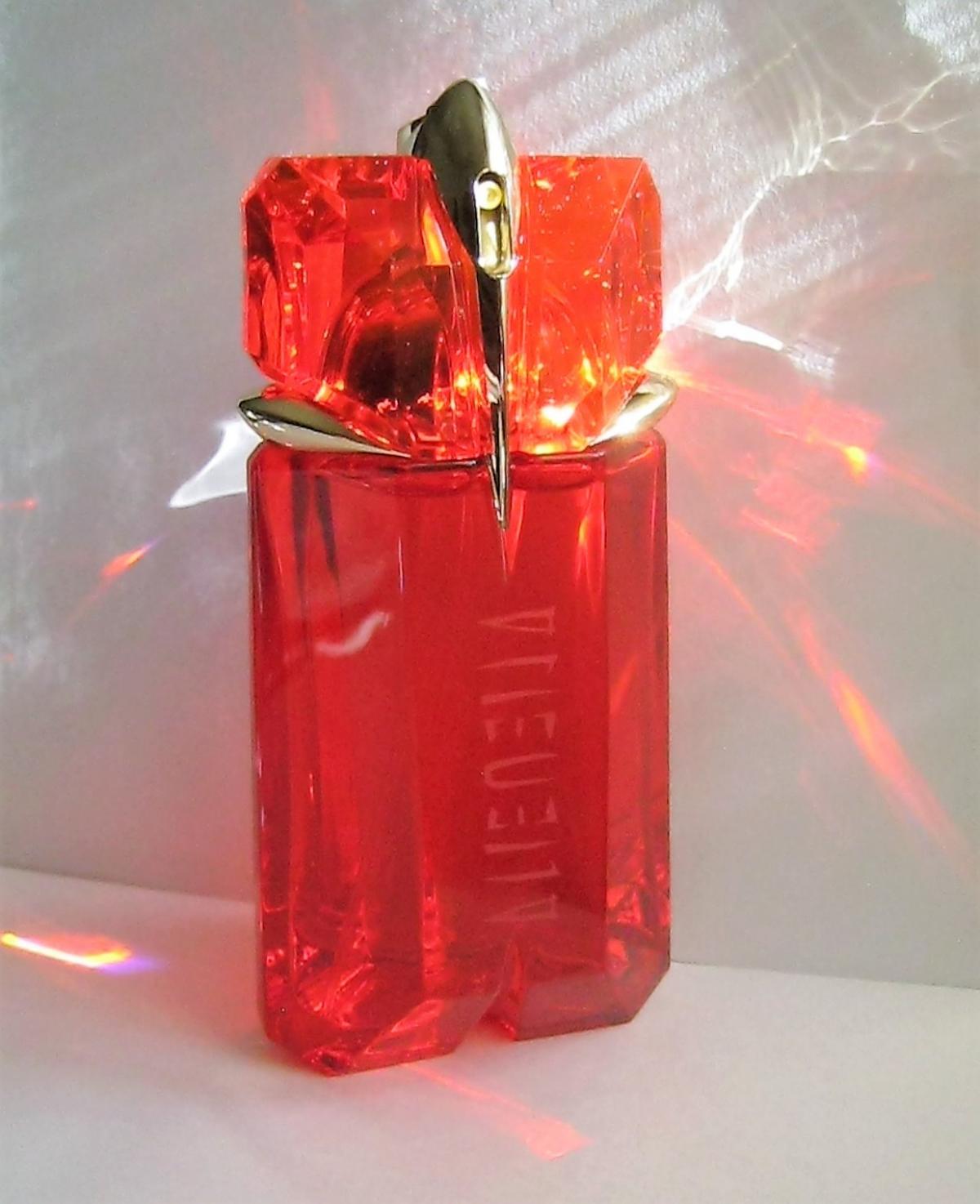 Alien Fusion Mugler fragancia - una nuevo fragancia para Mujeres 2019