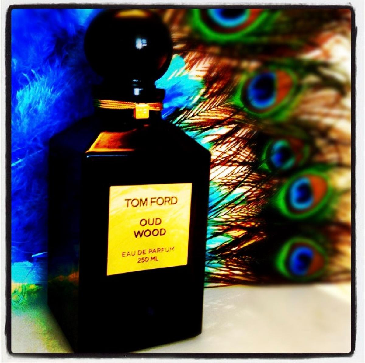 Oud Wood Tom Ford عطر - a fragrance للجنسين 2007