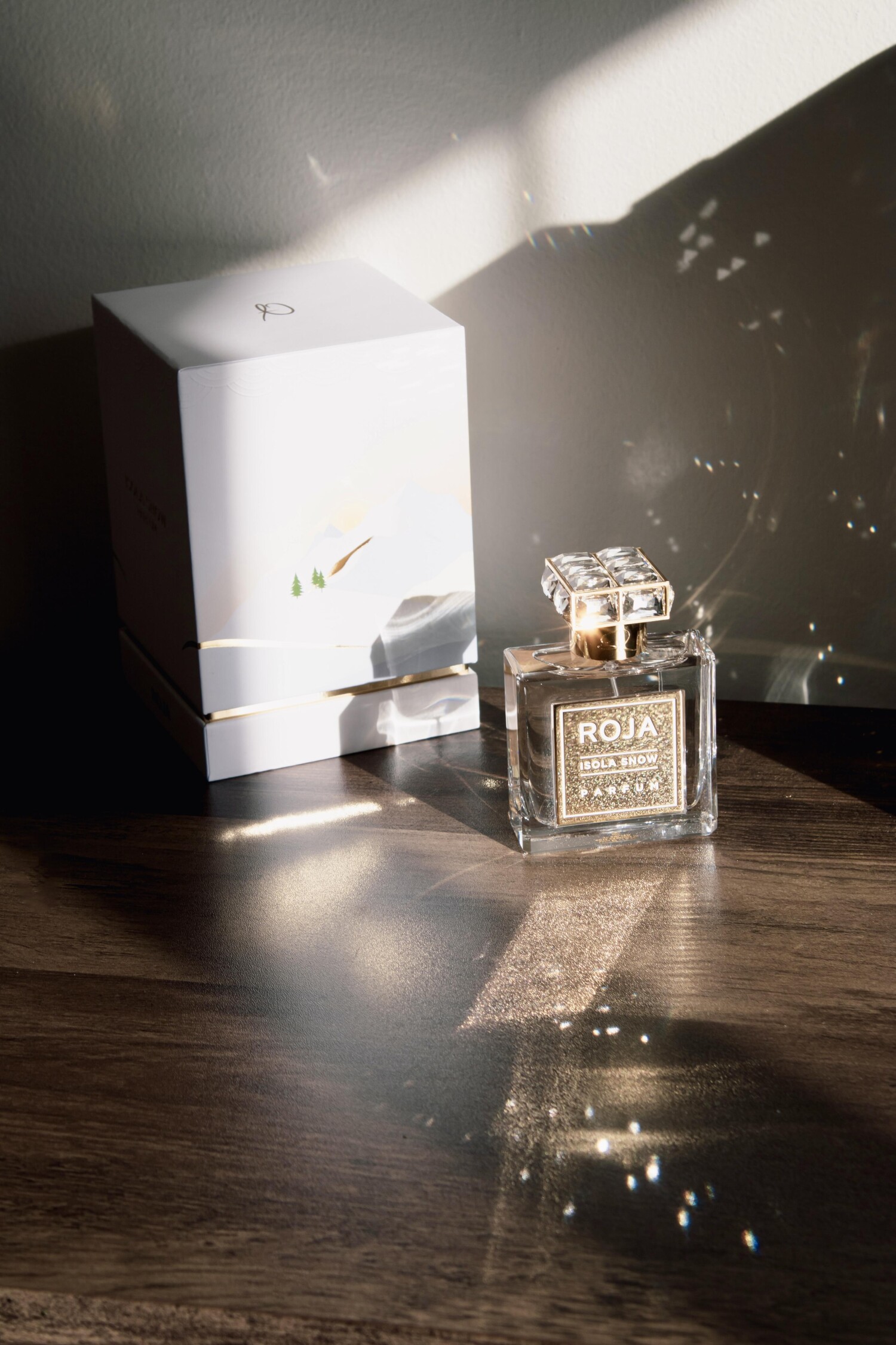 Isola Snow Roja Dove perfume - a new fragrance for women and men 2025