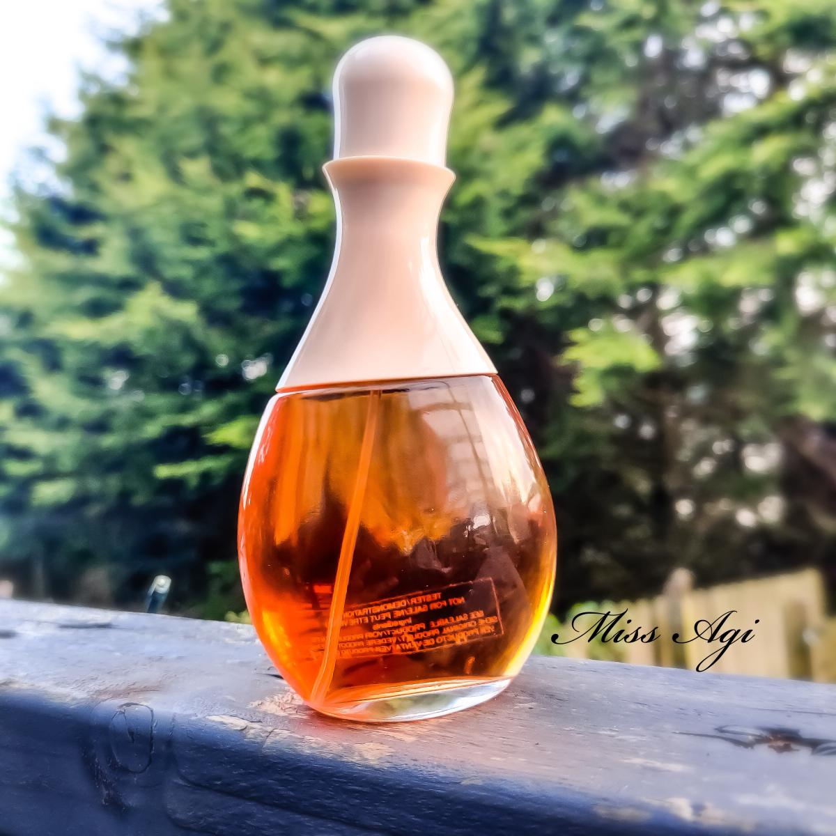 Halston Classic Halston perfume - a fragrance for women 1975