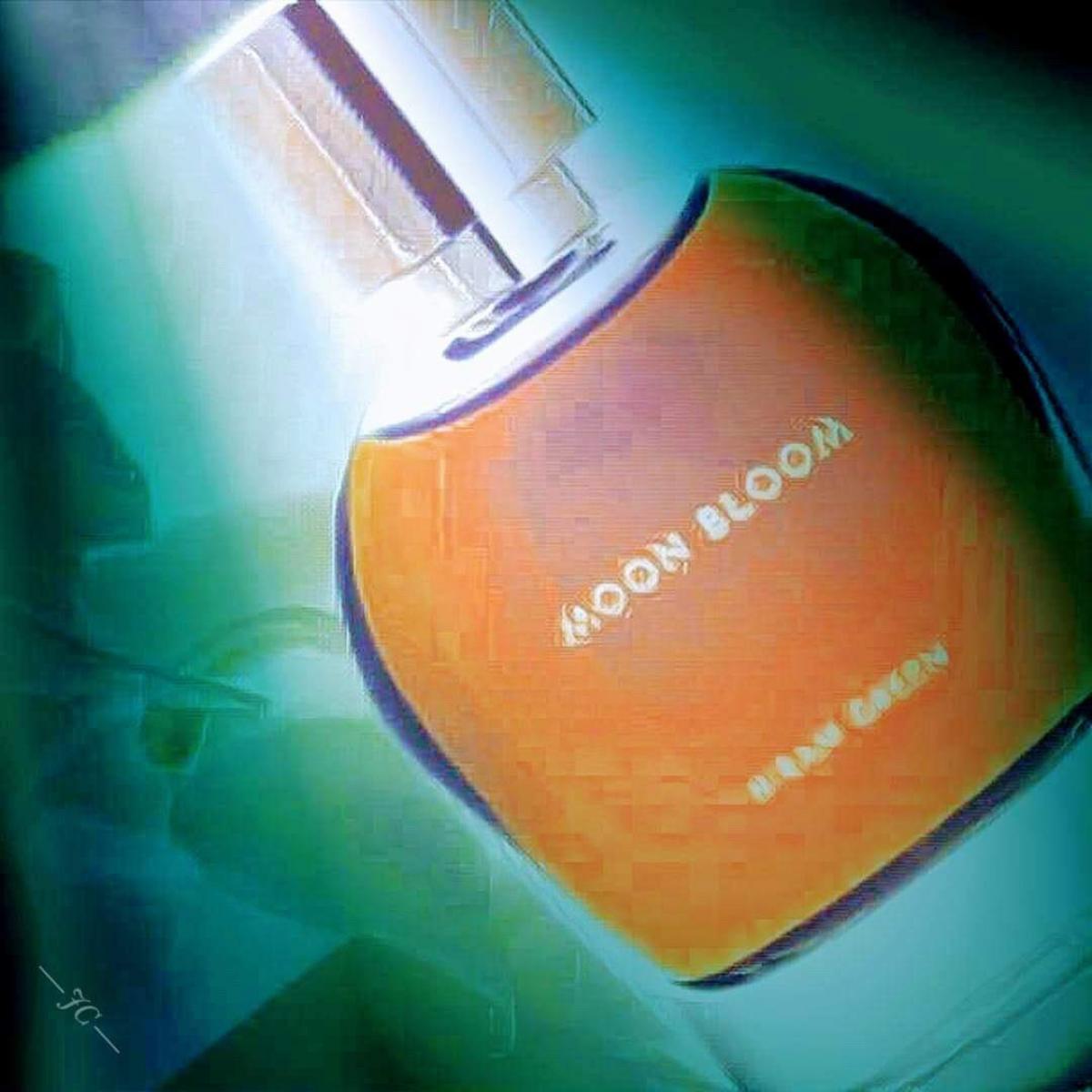 Moon Bloom Hiram Green perfume - a fragrance for women 2013