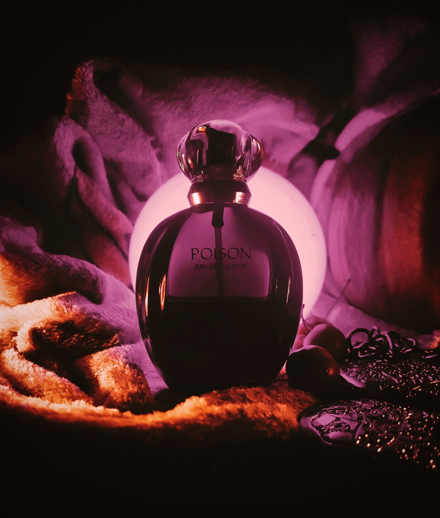 Poison Dior perfume - a fragrance for women 1985