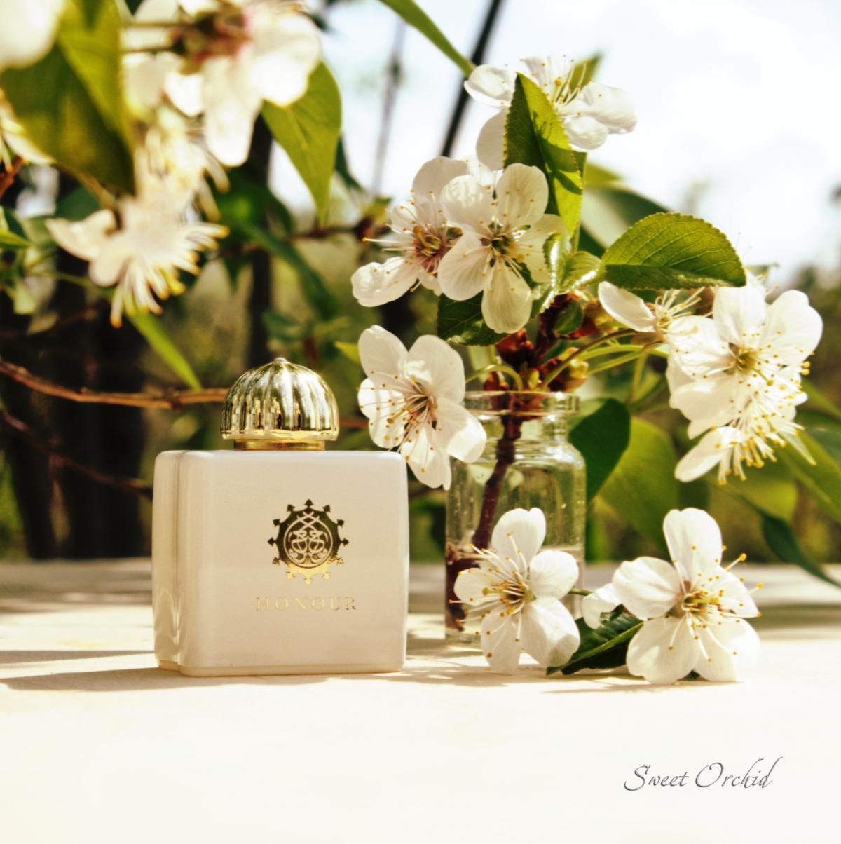 Honour Woman Amouage perfume - a fragrance for women 2011