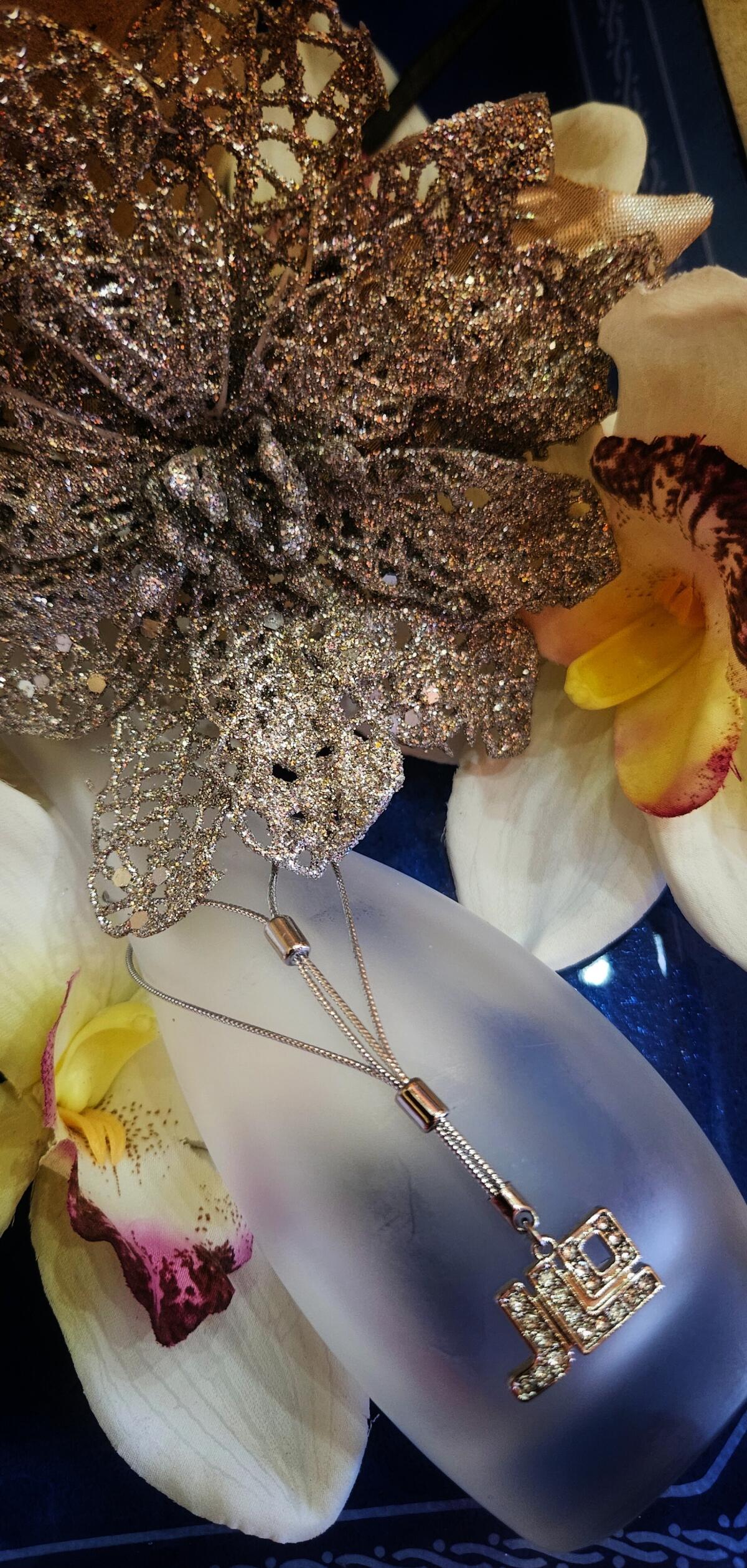 Glow Jennifer Lopez perfume - a fragrance for women 2002