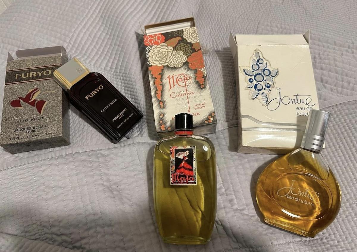 Jontue Revlon perfume - a fragrance for women 1976