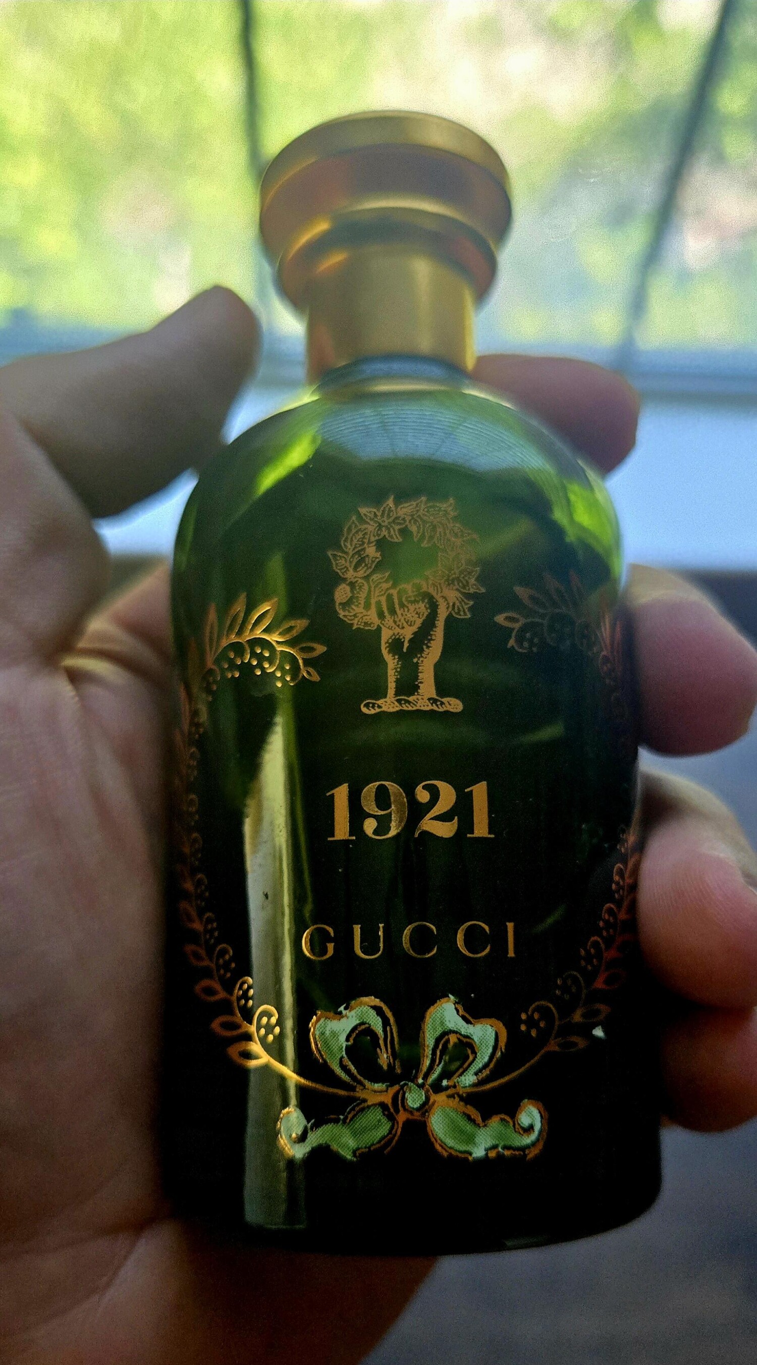 1921 Gucci perfume - a fragrance for women and men 2021