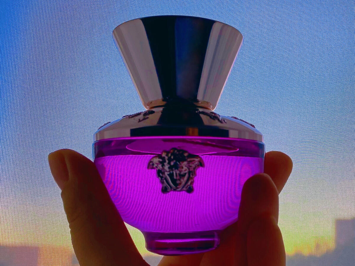 Versace Pour Femme Dylan Purple Versace perfume - a new fragrance for ...