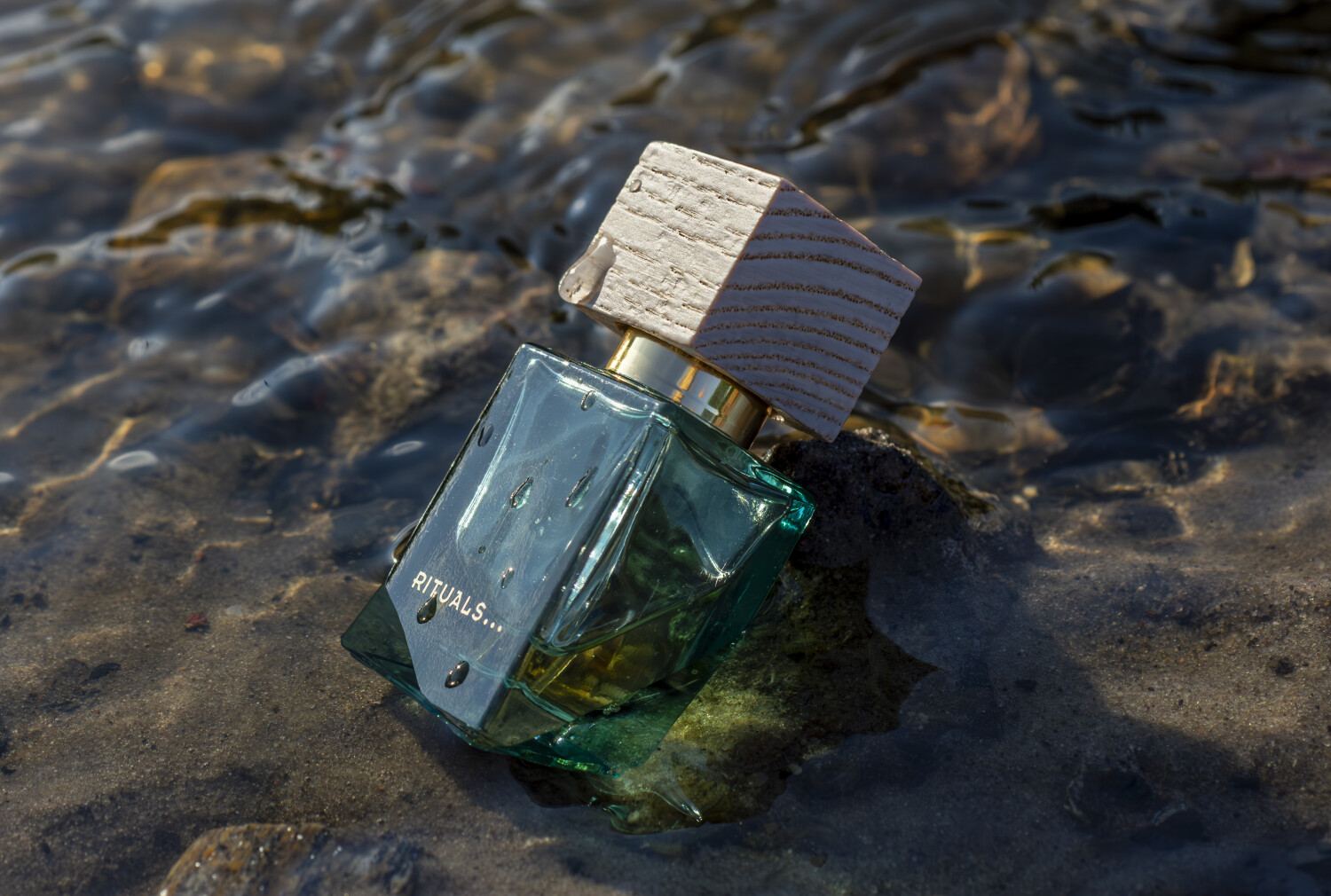Oasis de Fleurs Rituals perfume - a fragrance for women 2017