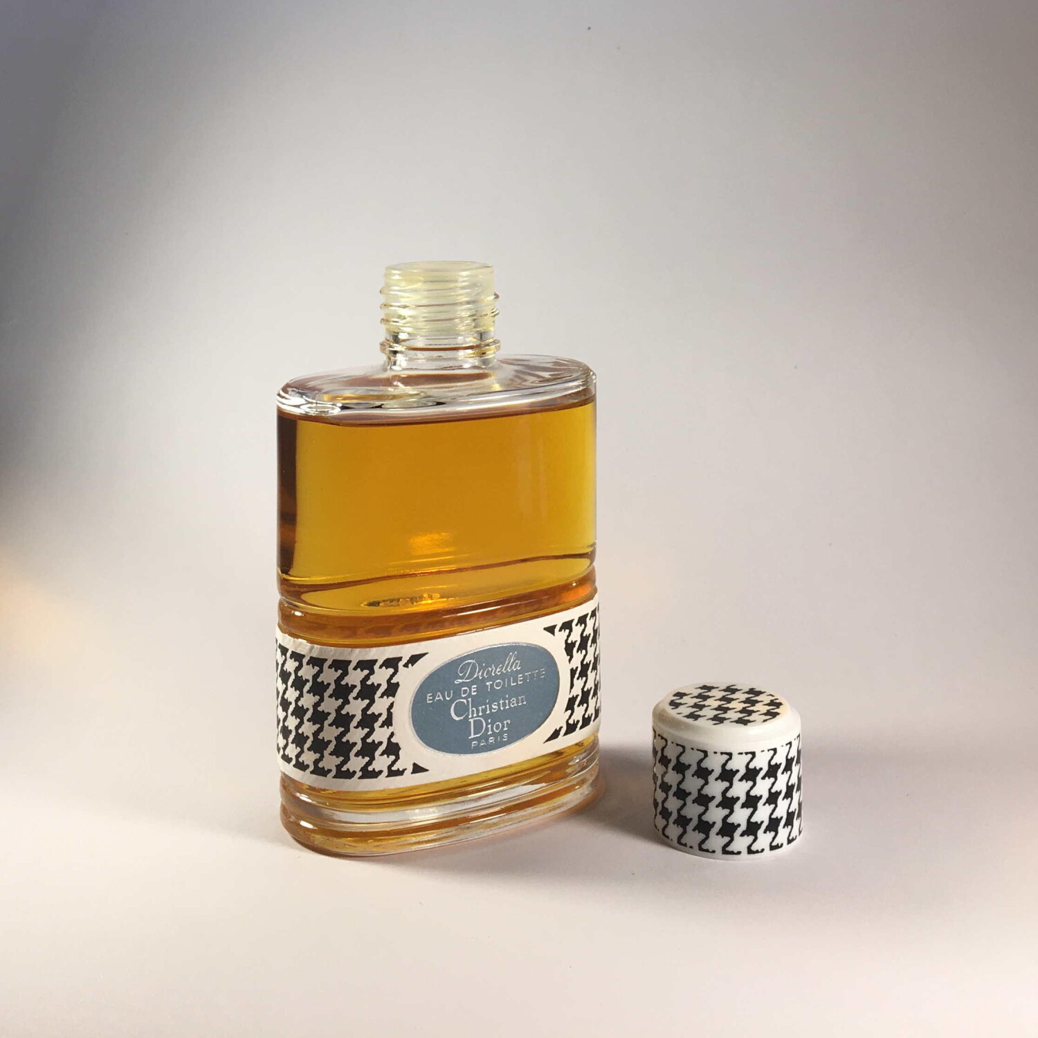 Diorella Dior perfume - a fragrance for women 1972