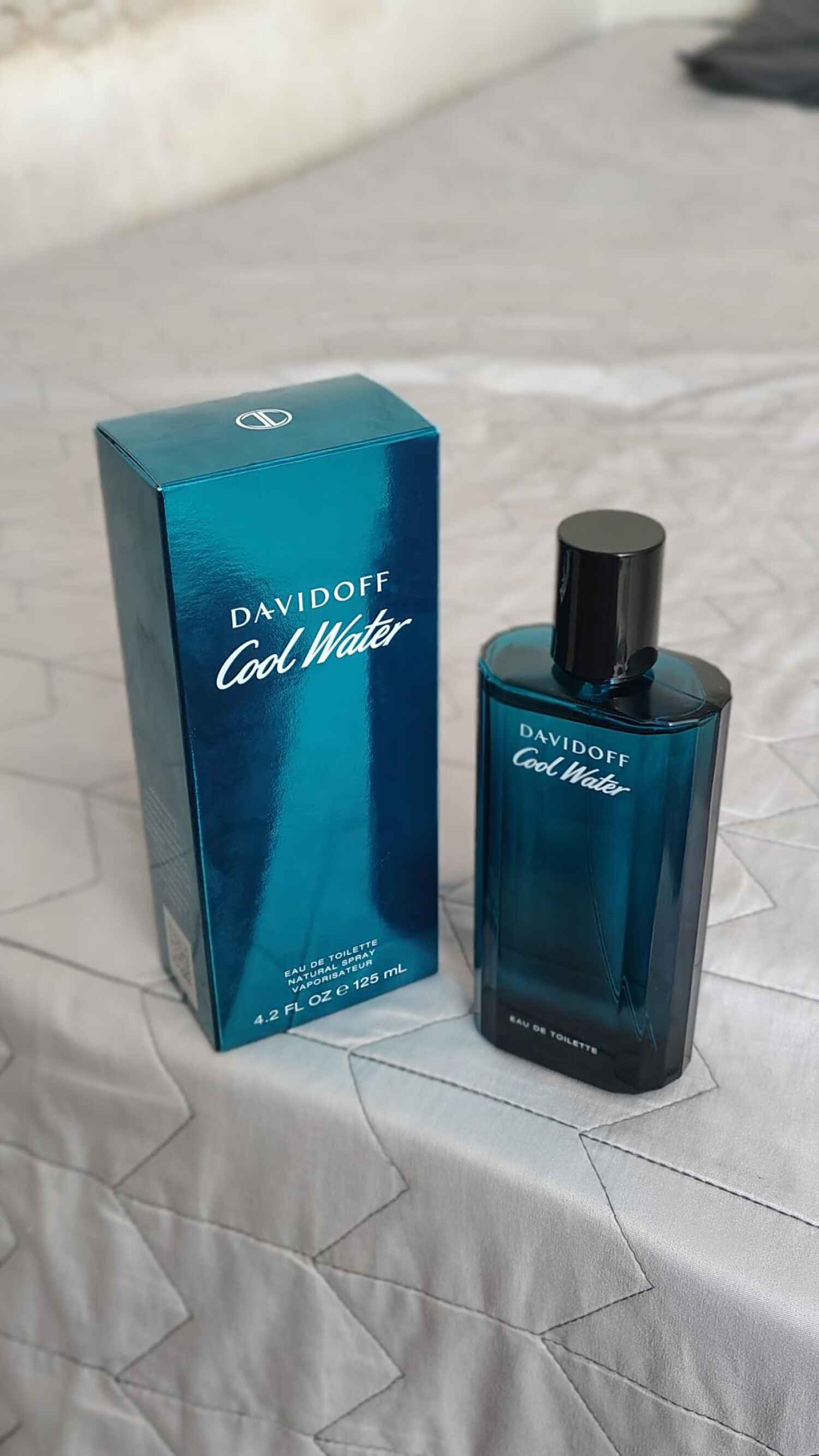 Cool Water Davidoff cologne - a fragrance for men 1988
