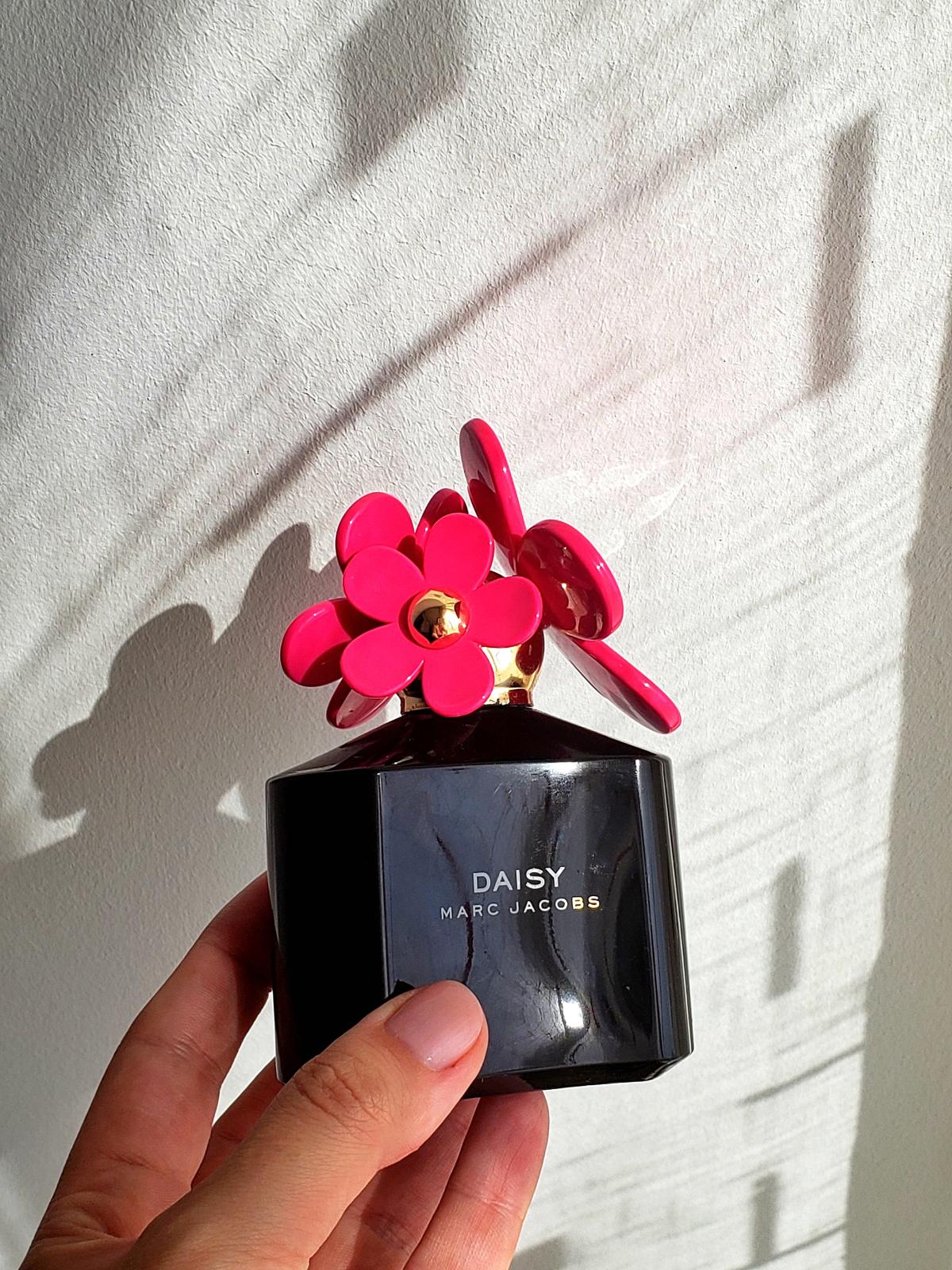 Daisy Hot Pink Marc Jacobs perfume - a fragrance for women 2011