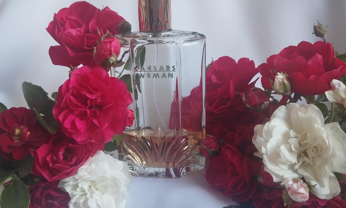 Caesars Woman Caesars World perfume - a fragrance for women 1988