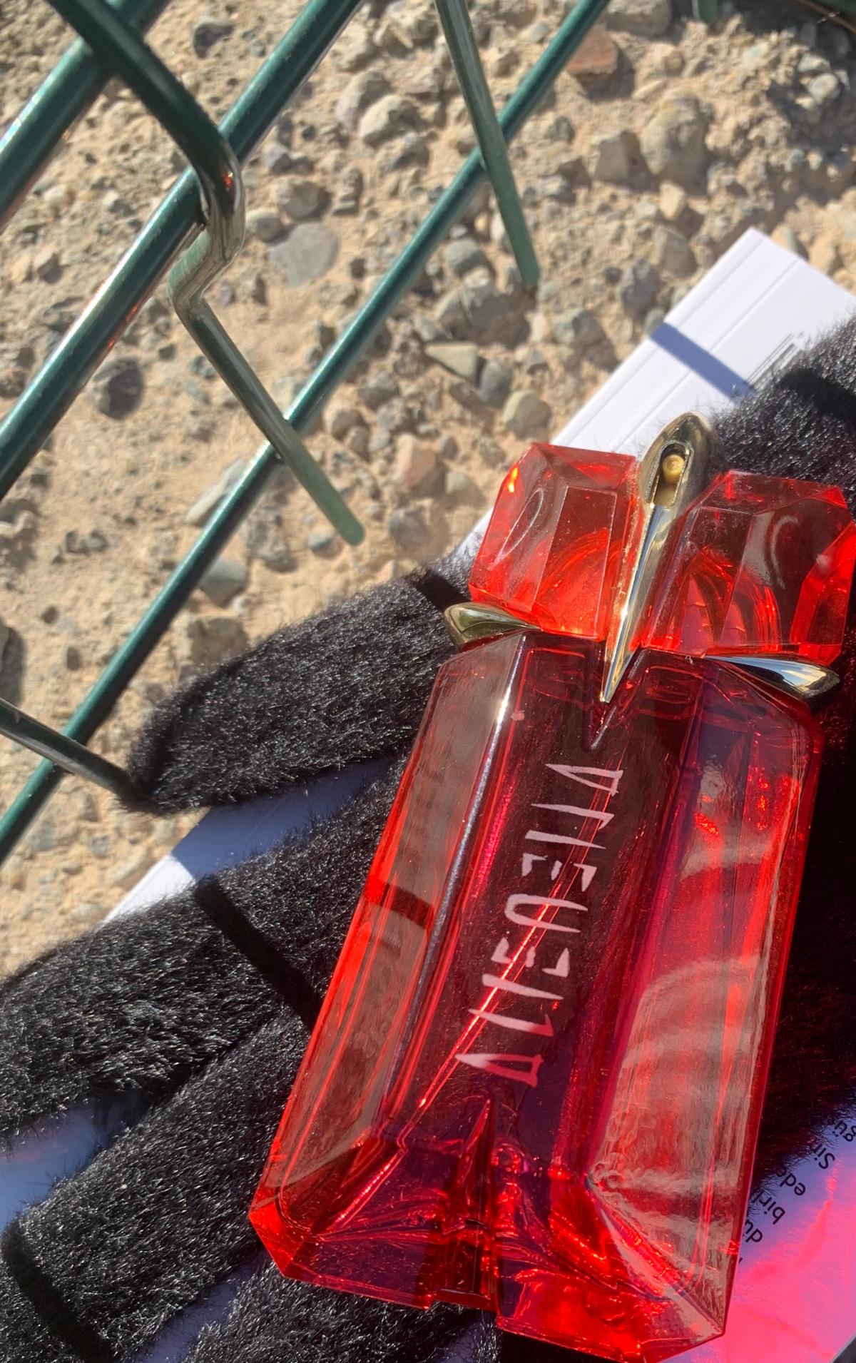 Alien Fusion Mugler perfume - a fragrance for women 2019