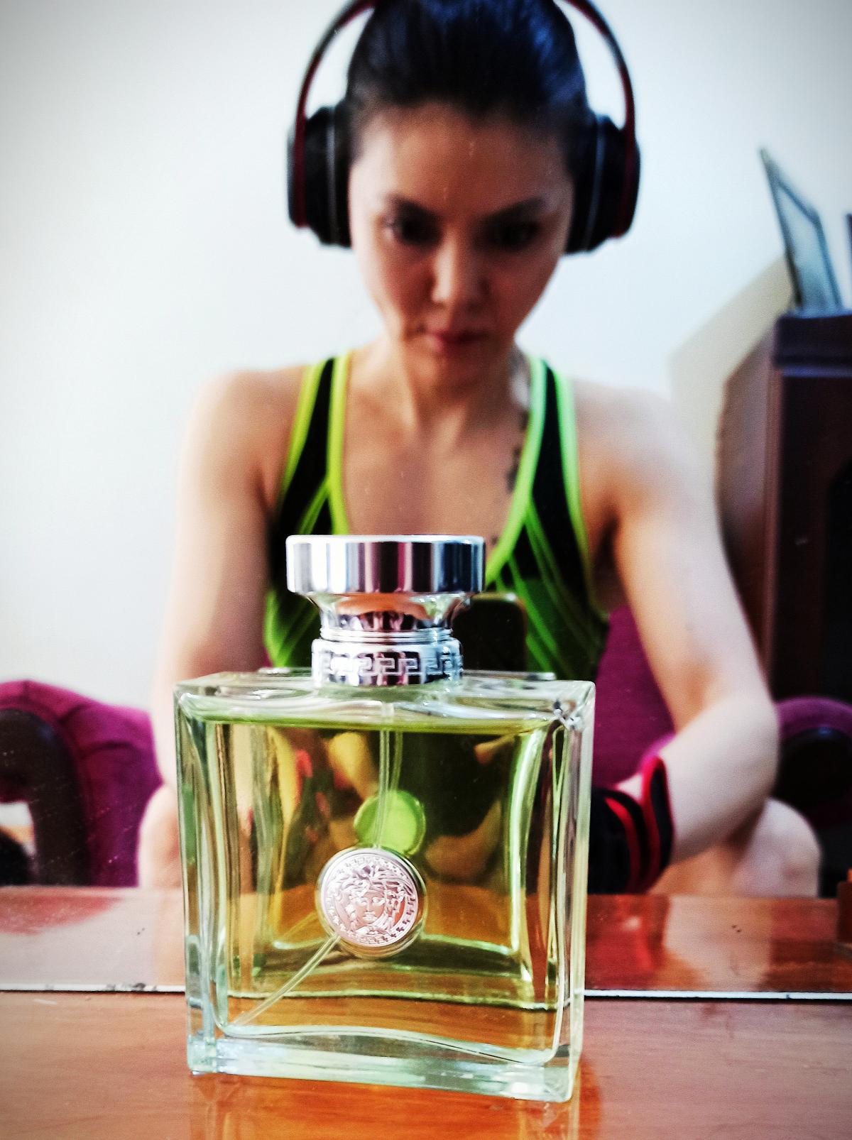 Versense Versace perfume - a fragrance for women 2009