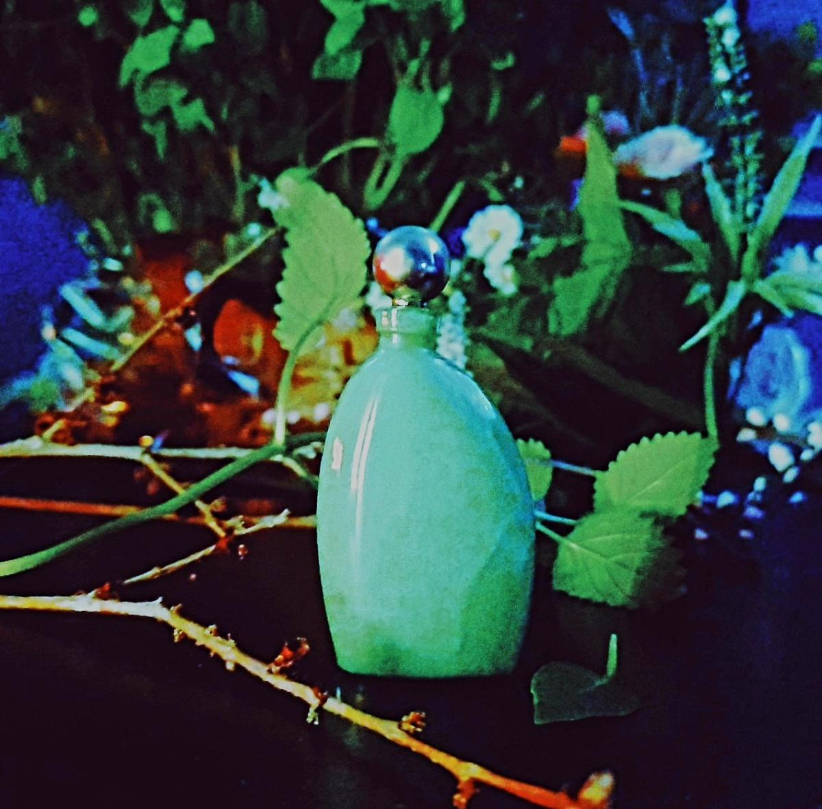 Eden Cacharel perfume - a fragrance for women 1994