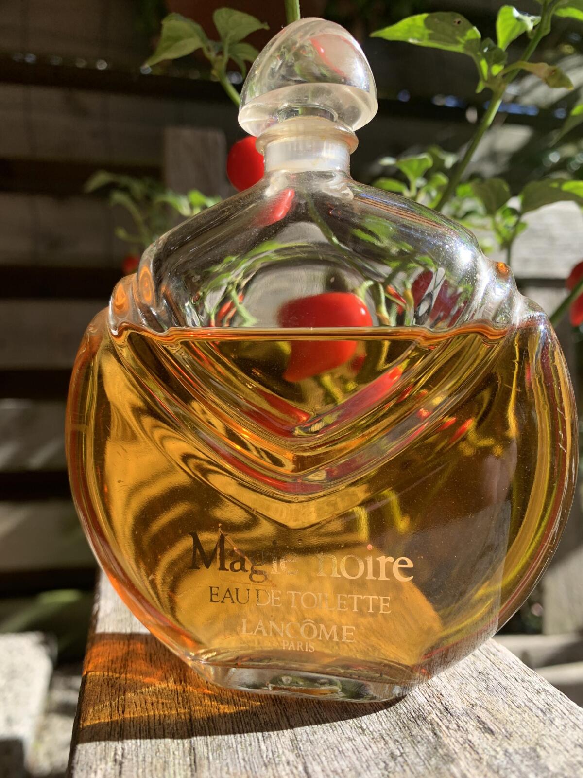 Magie Noire Lancôme perfume - a fragrance for women 1978