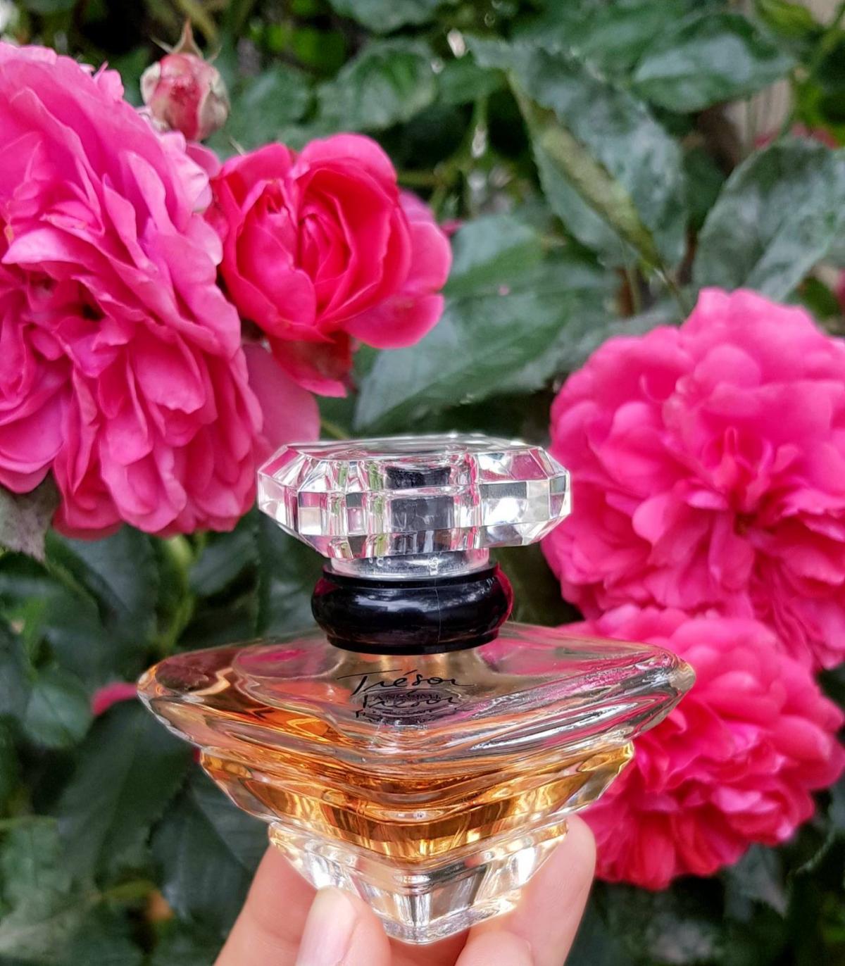 Tresor Lancome perfume - a fragrance for women 1990