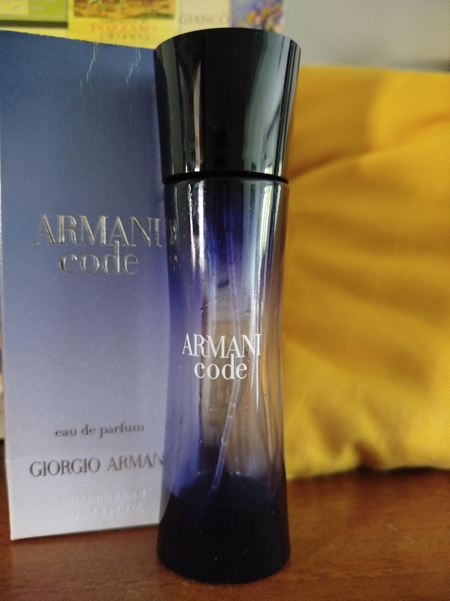 Armani Code for Women Giorgio Armani perfume - a fragrância Feminino 2006