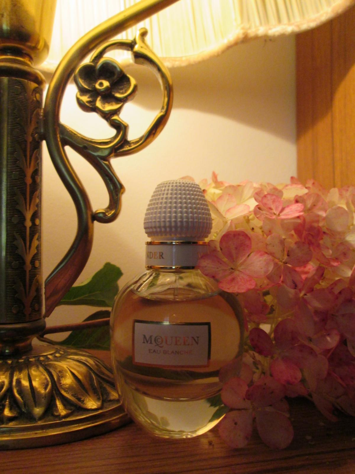 McQueen Eau Blanche Alexander McQueen perfume - a fragrance for women 2017