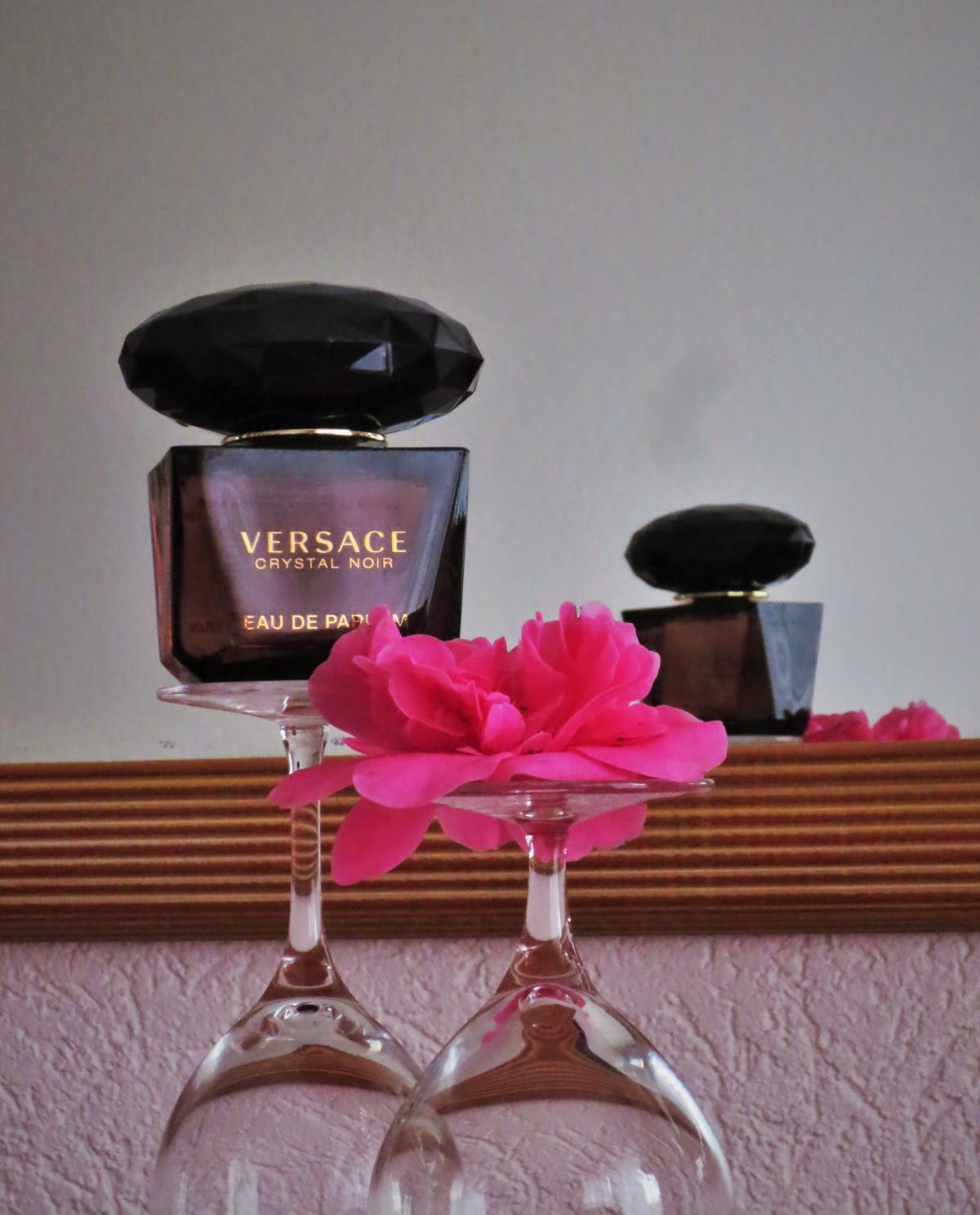 Crystal Noir Versace perfume - a fragrance for women 2004